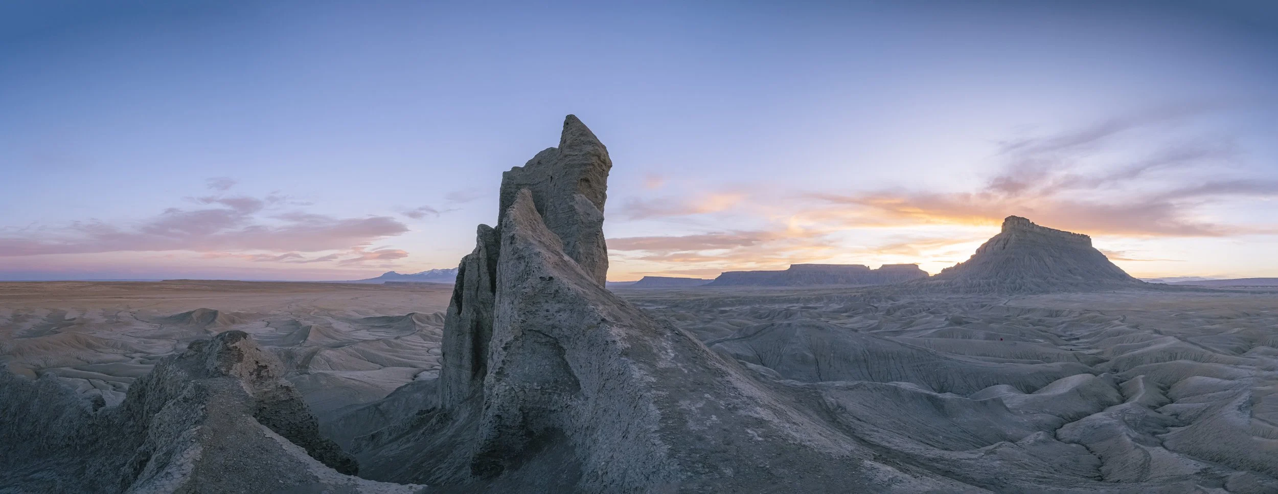 Full Guide to Factory Butte & Hanksville, Utah's Badlands
