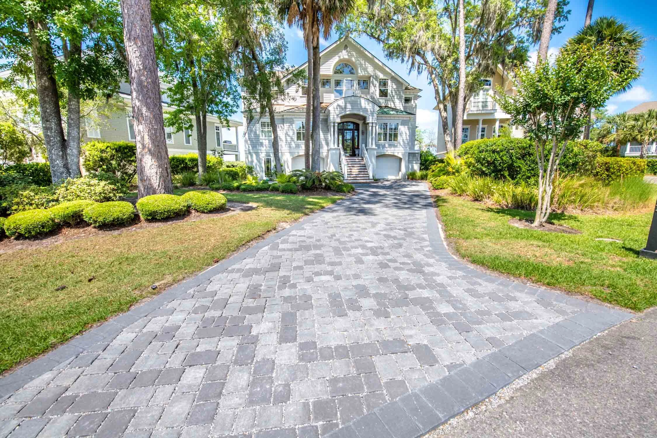 American Paving Design | Pavers, Patios, Driveways, Outdoor Kitchens ...