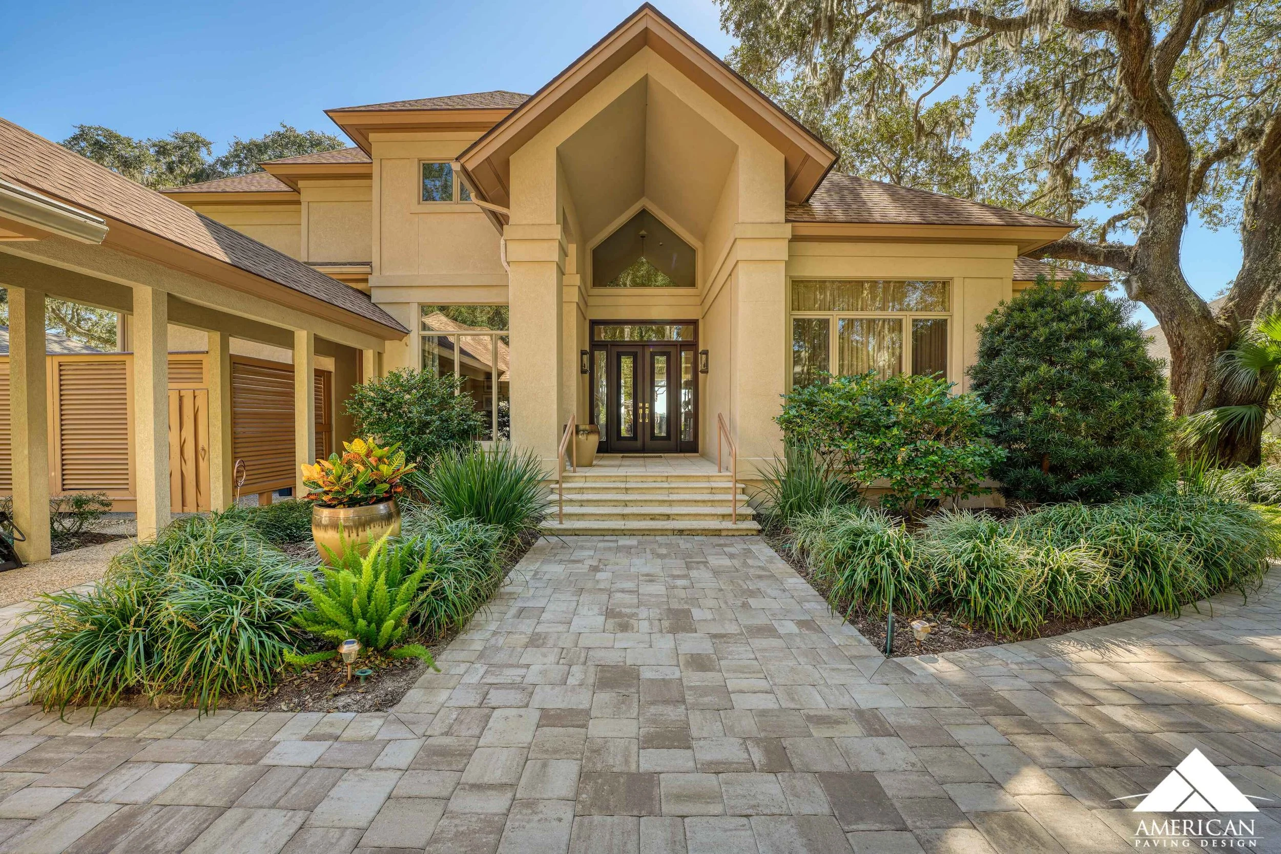 American Colonial Homes Driveway Design
