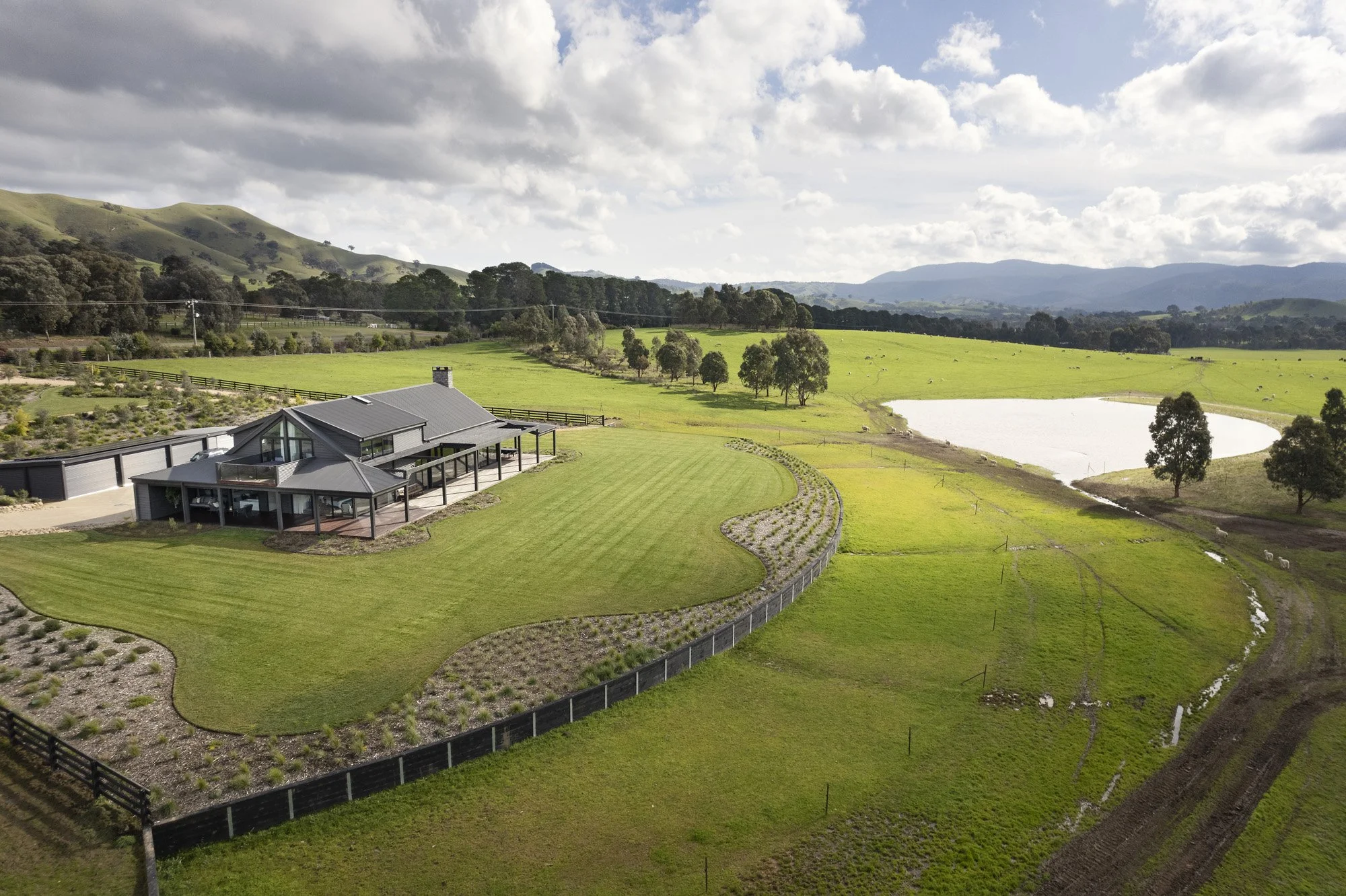 Narandurnung - Holiday home in Strath Creek | Borland Architecture ...