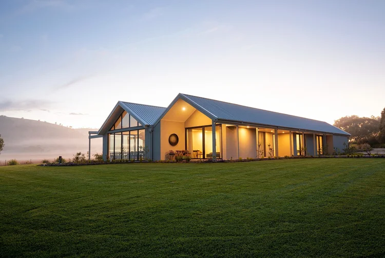 Polo House - Tranquil holiday home in Strath Creek | Borland ...