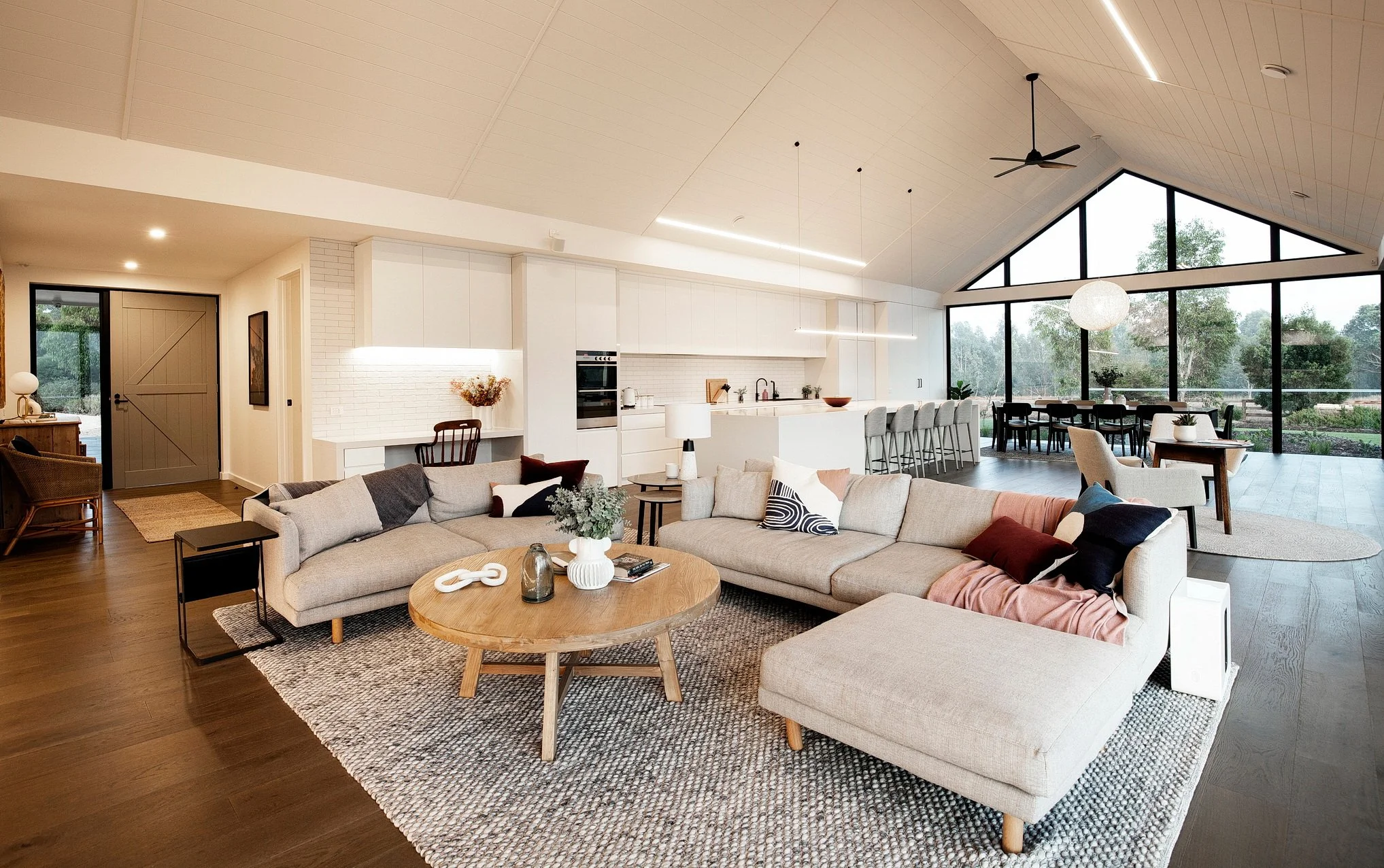 Polo House - Tranquil holiday home in Strath Creek | Borland ...