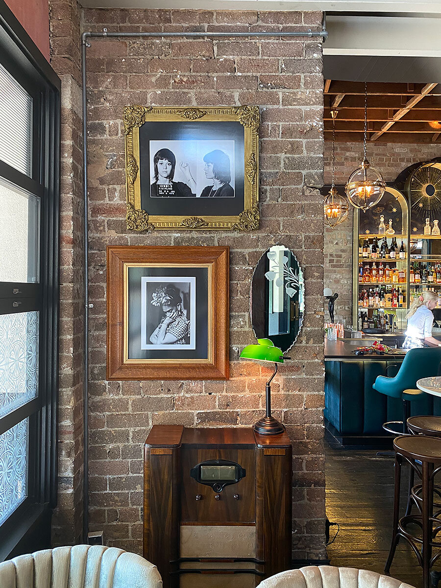 Queenies Bar & Good Times