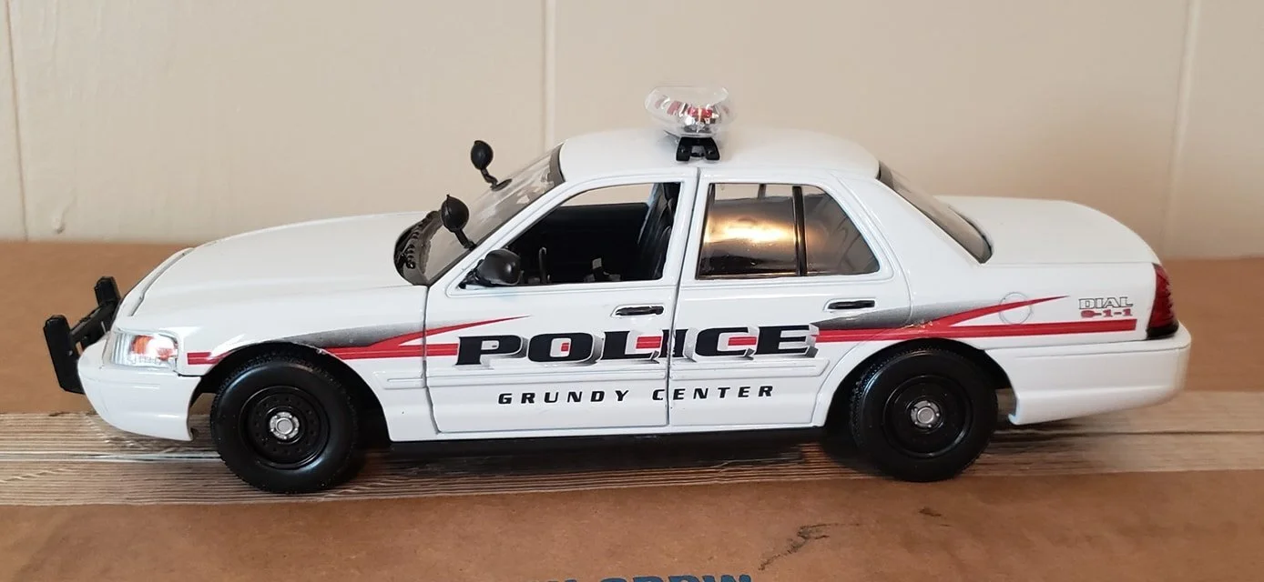 Grundy Center, IA Police Department Classic — Cardinal Police Diecast