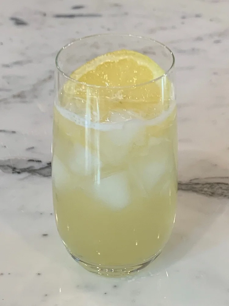 SPARKLING LEMONADE SPRITZER (non-alcoholic) - 2 reasons why you should ...