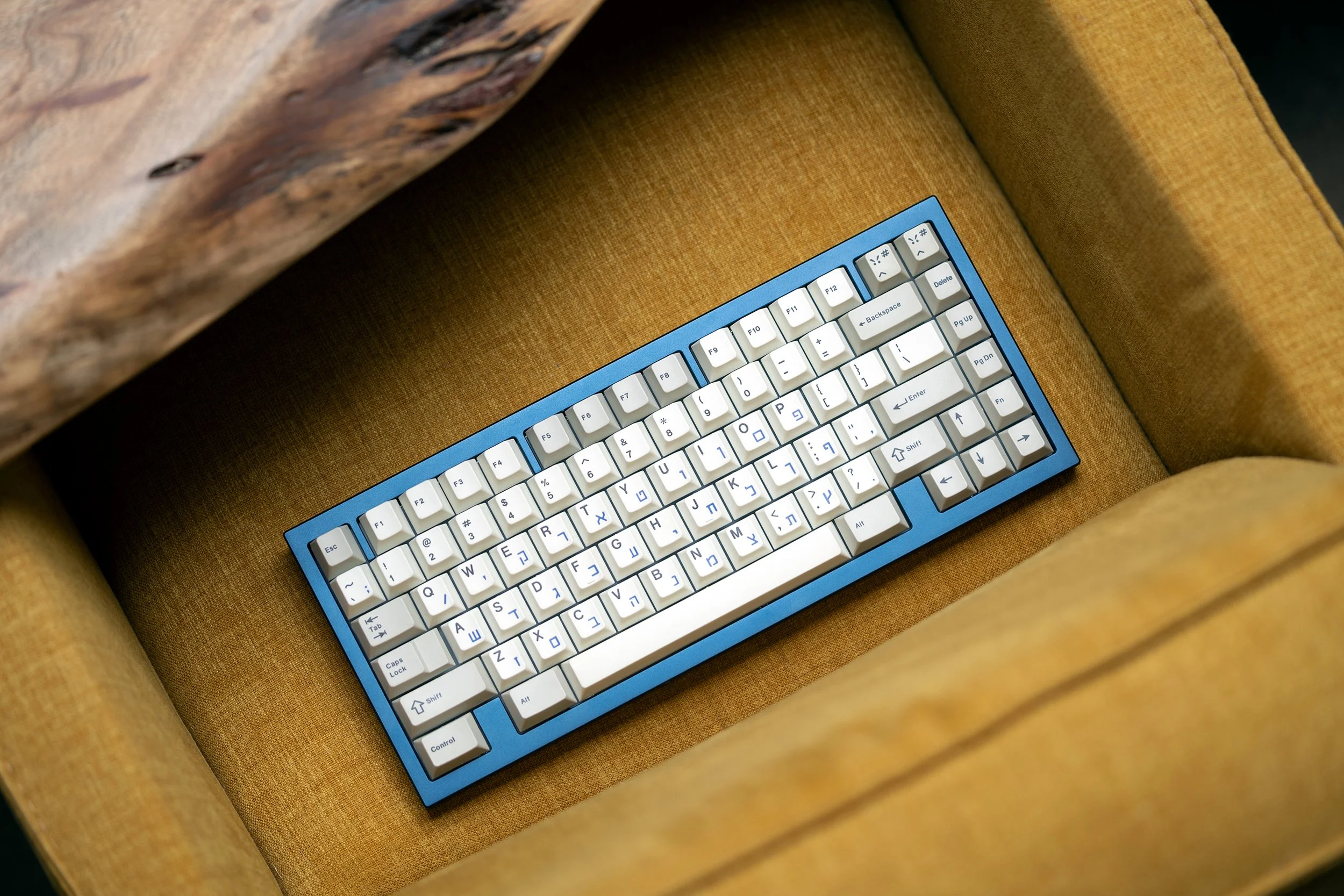 AELLA — Alchemist Keyboards
