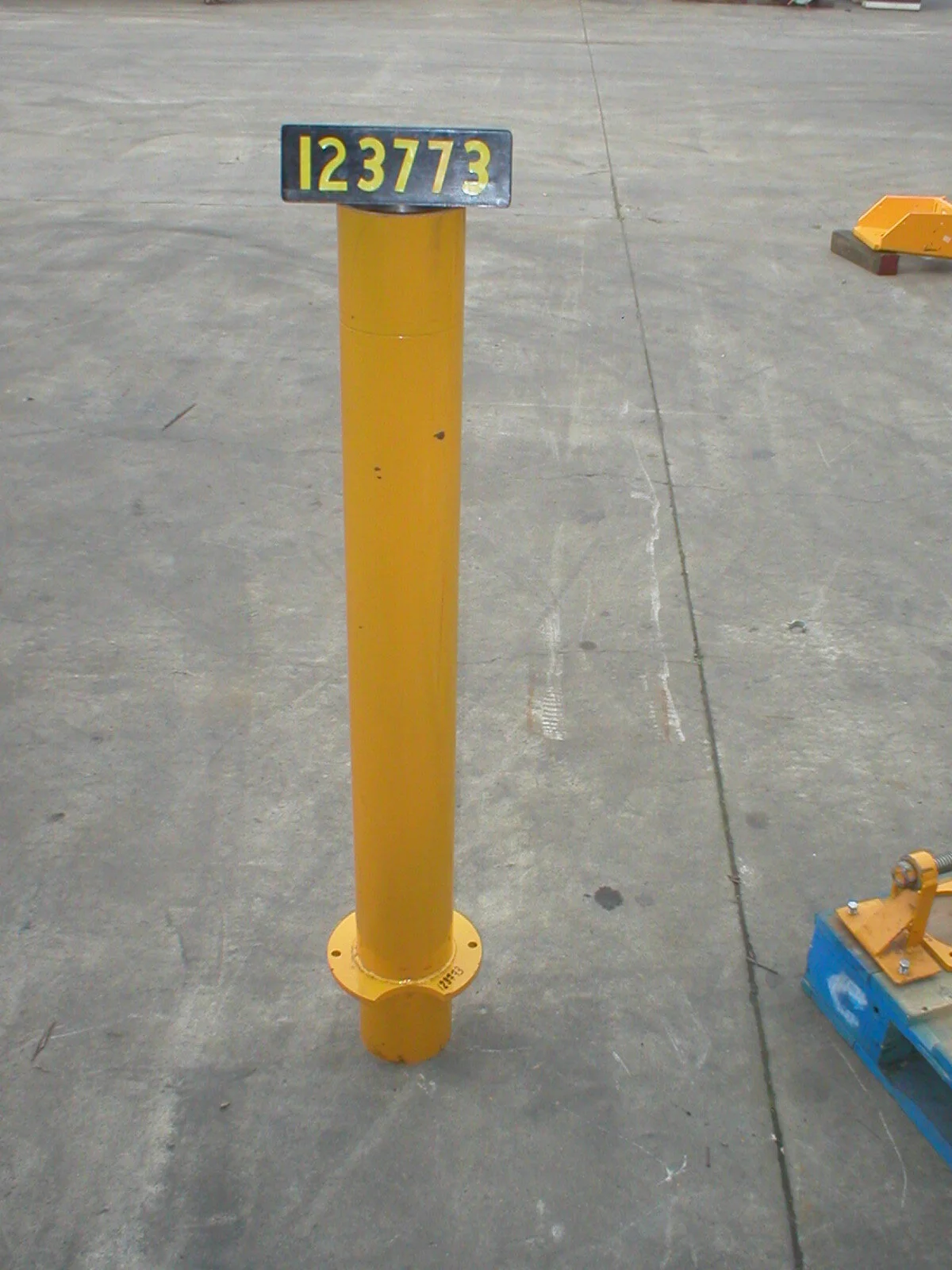 123773 - Leg Column LH