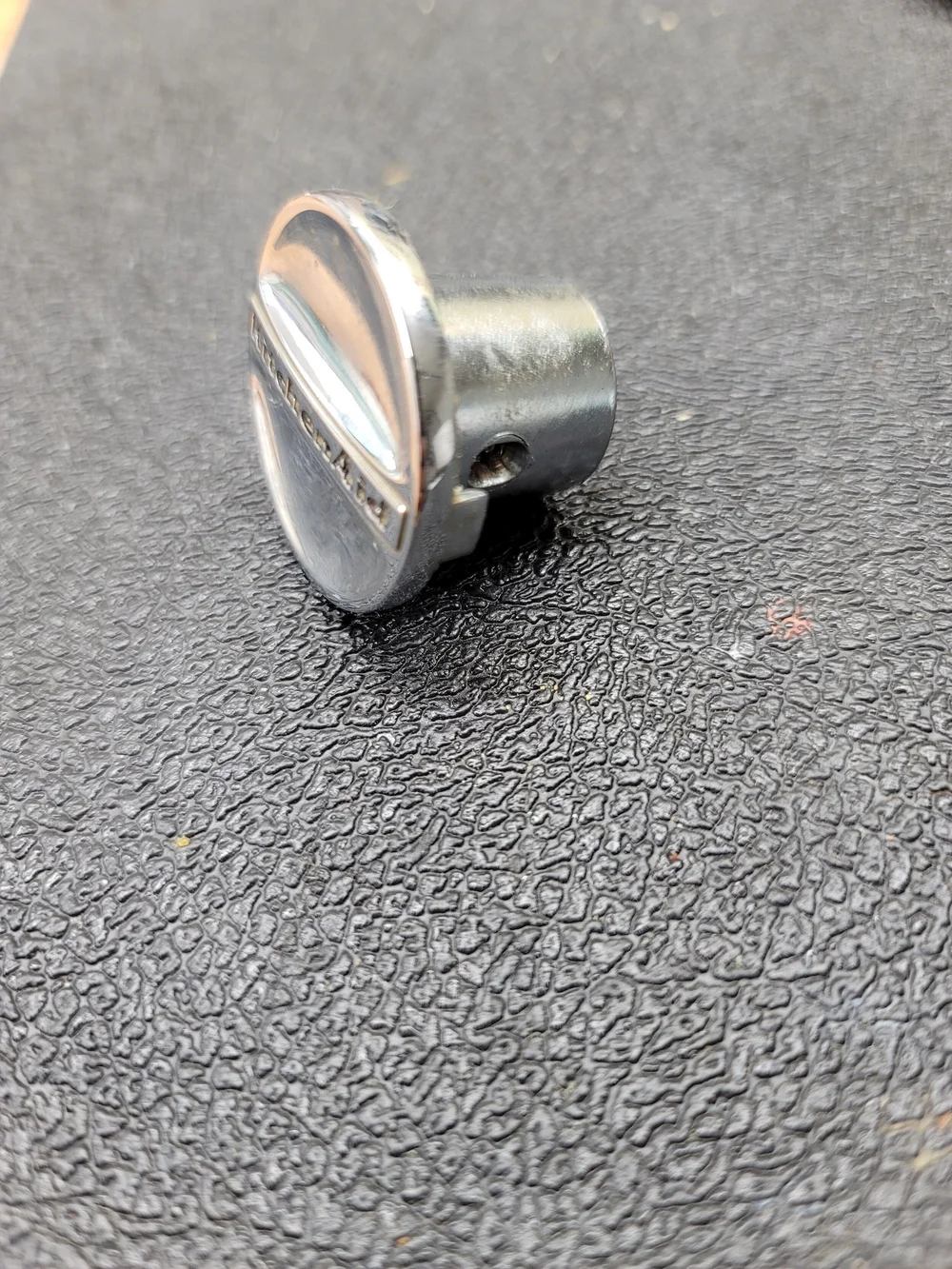 Attachment Hub Thumb Screw — Mr. Mixer
