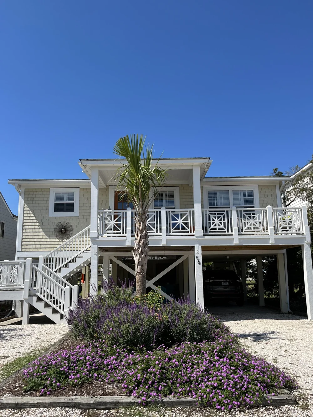 Yellow Beach Cottage