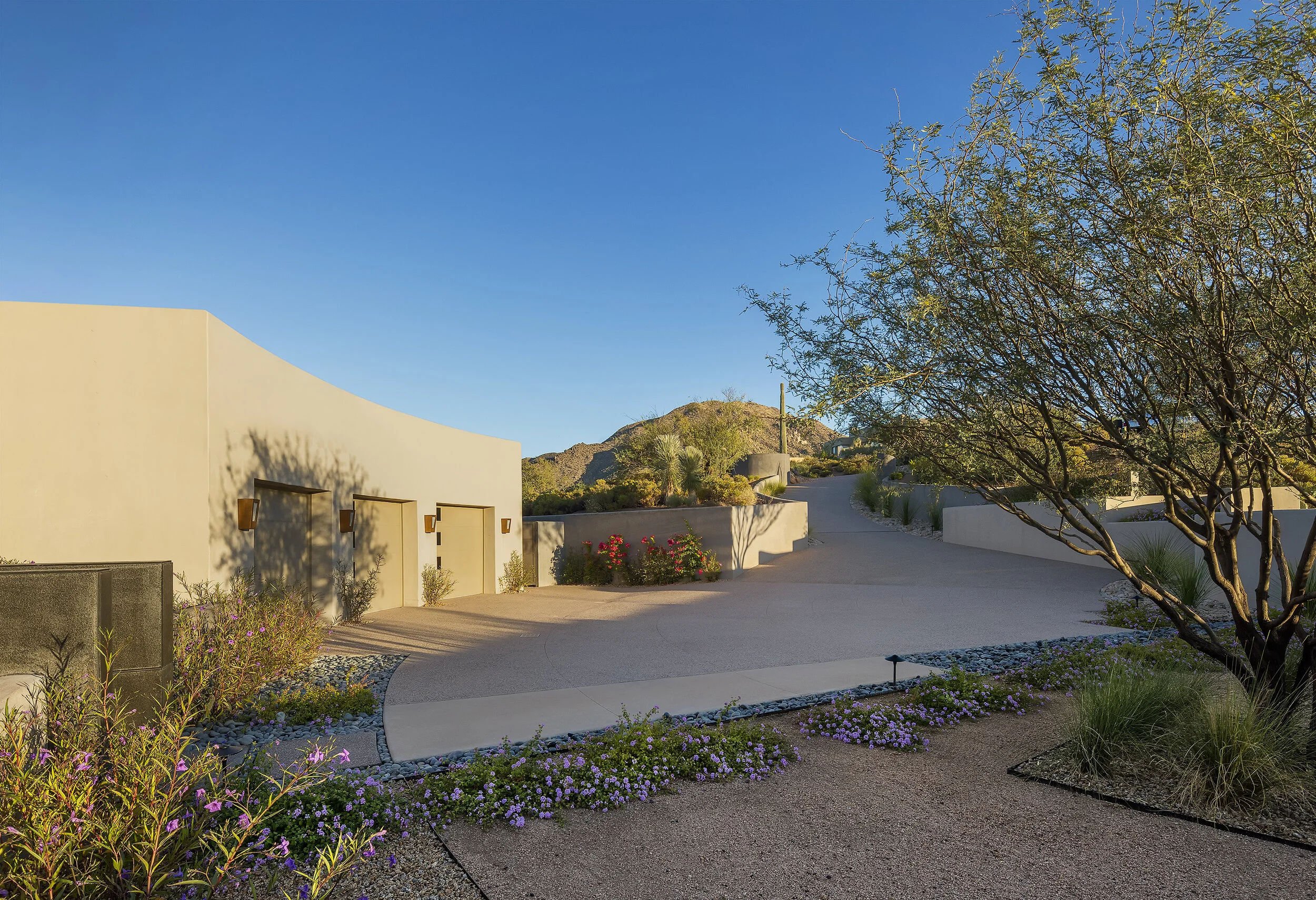 Sophisticated Curves — Full Circle Custom Homes