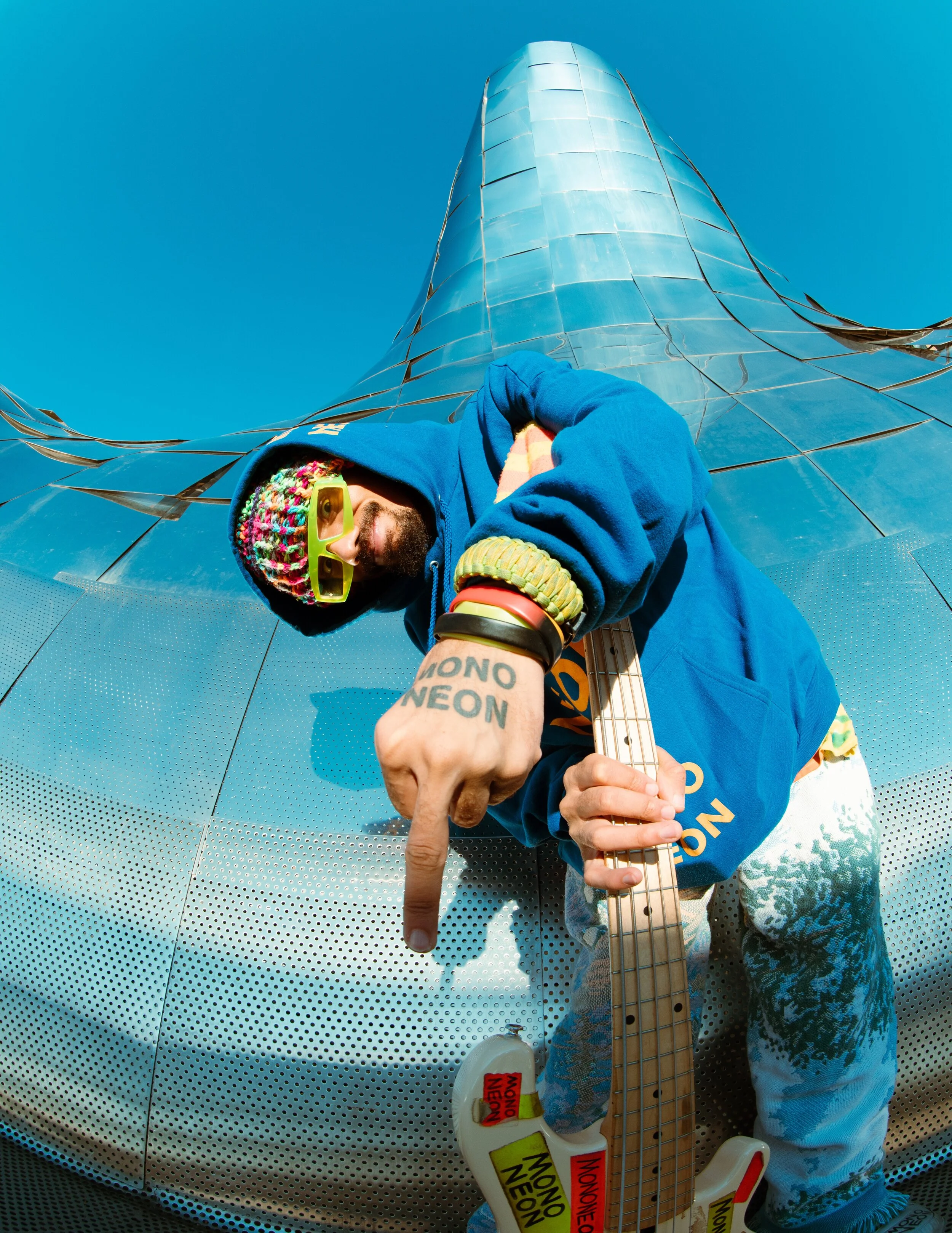 MONONEON — UNAPOLOGETIC.