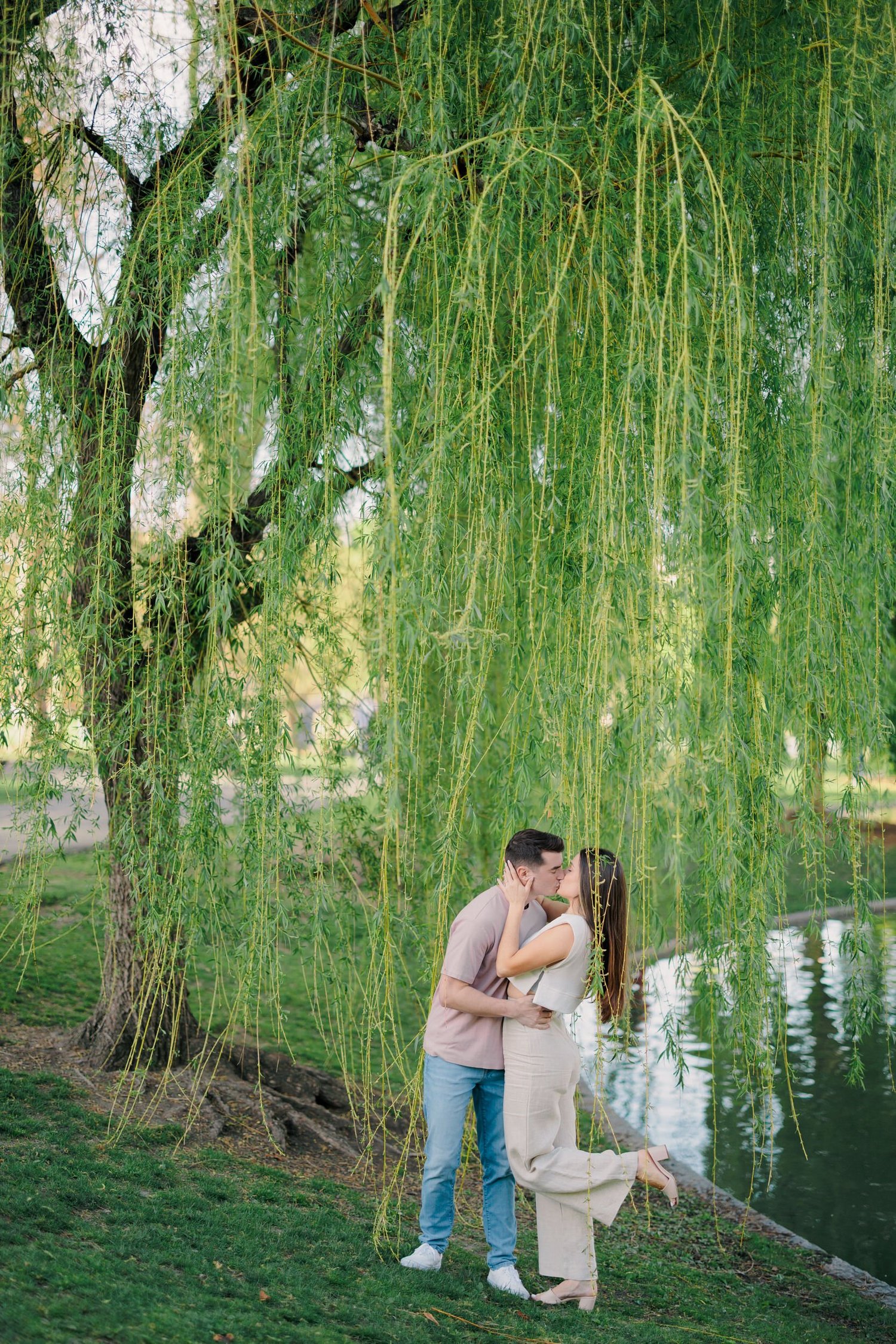 Modern Spring Engagement Session in the Boston Public Gardens — photos ...