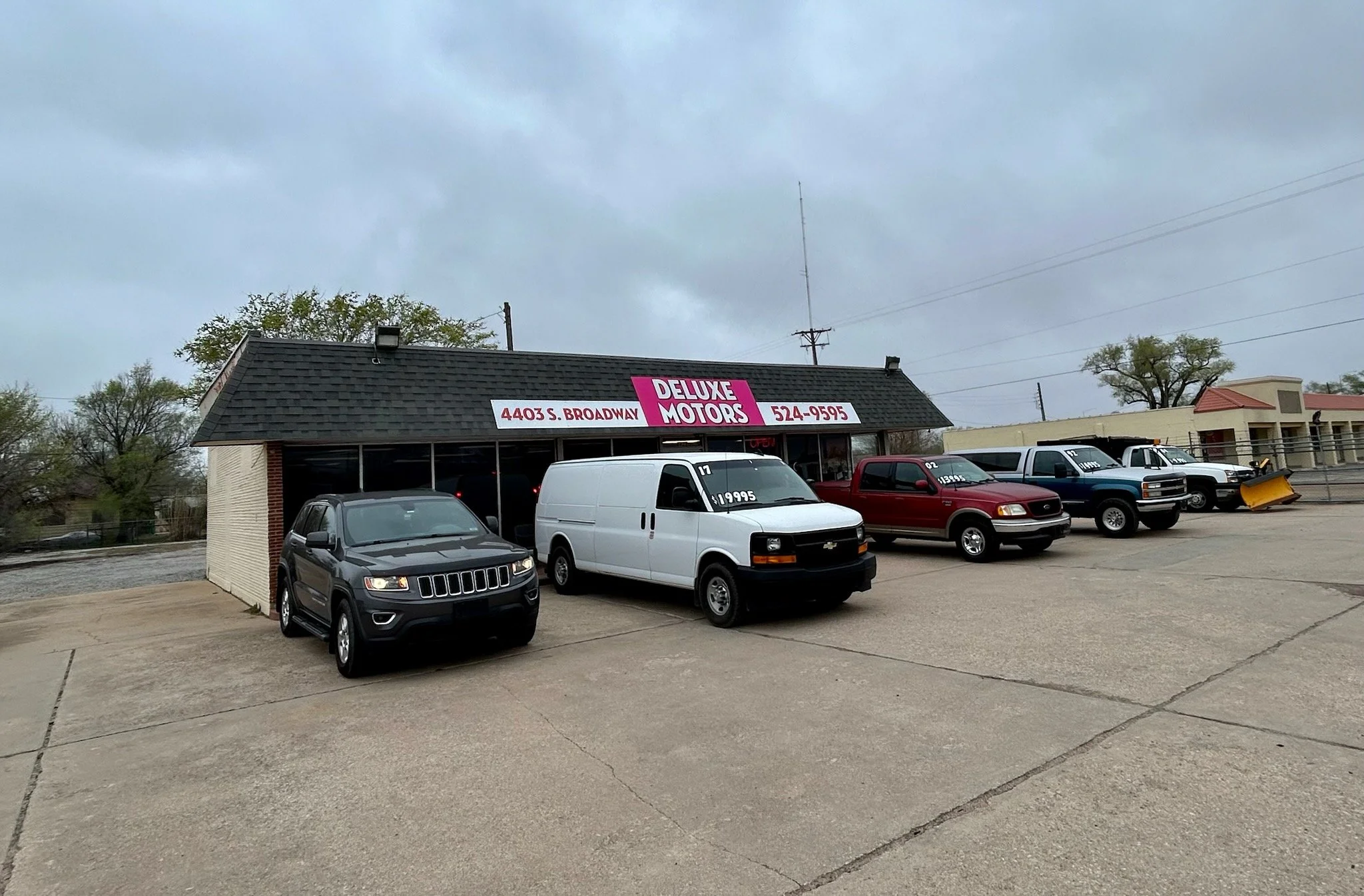 Deluxe Motors | Reliable Used Cars in Wichita, KS