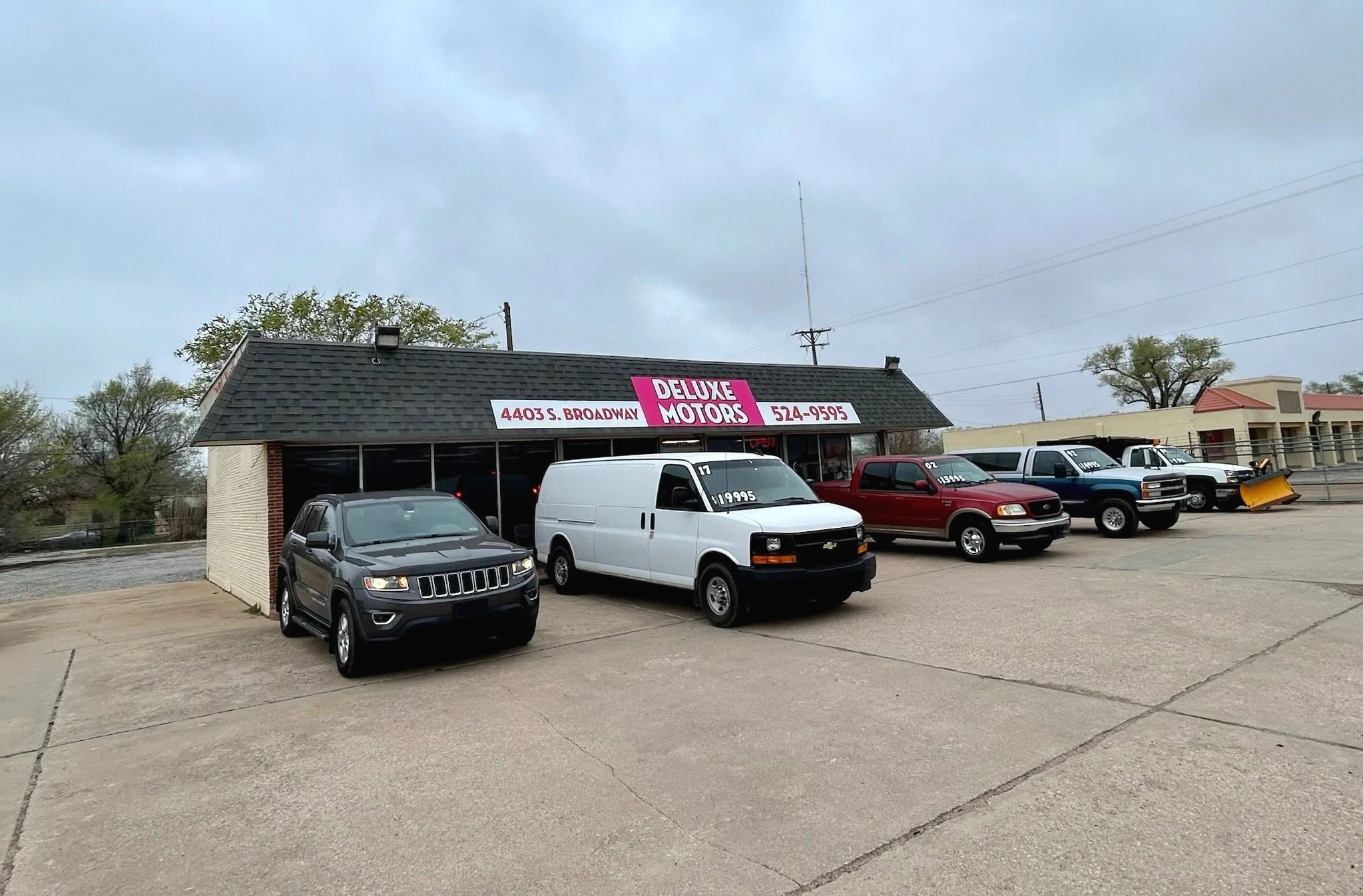 Deluxe Motors | Reliable Used Cars in Wichita, KS