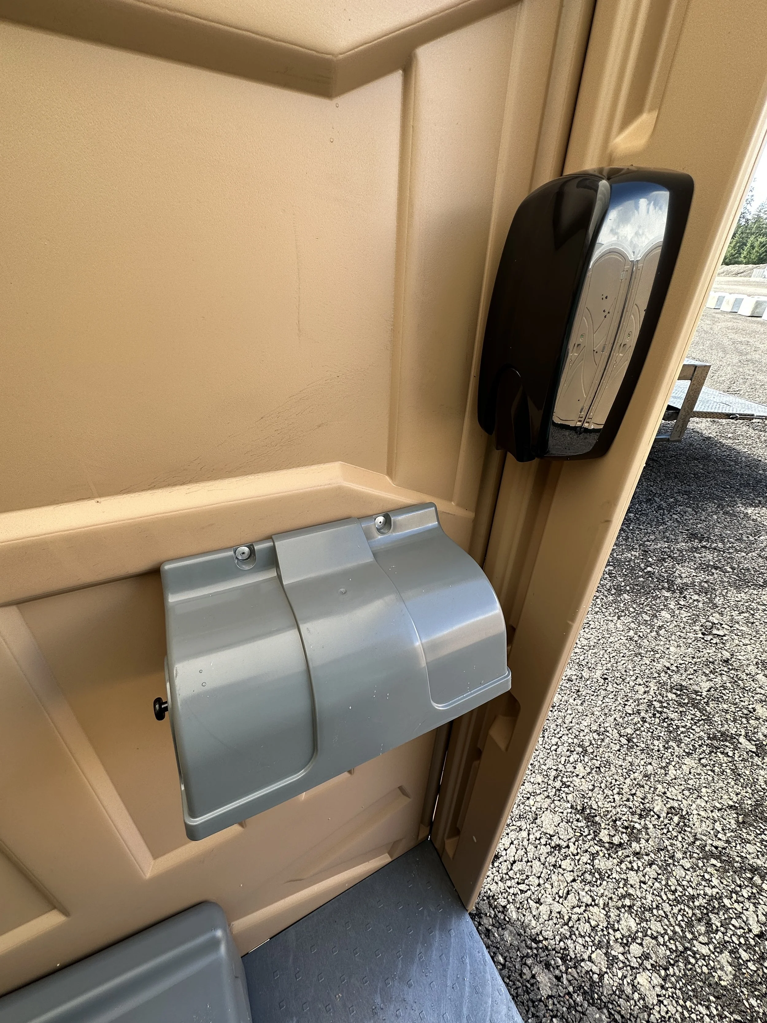 Portland Portable Toilets — GREEN PNW DUMPSTER RENTALS