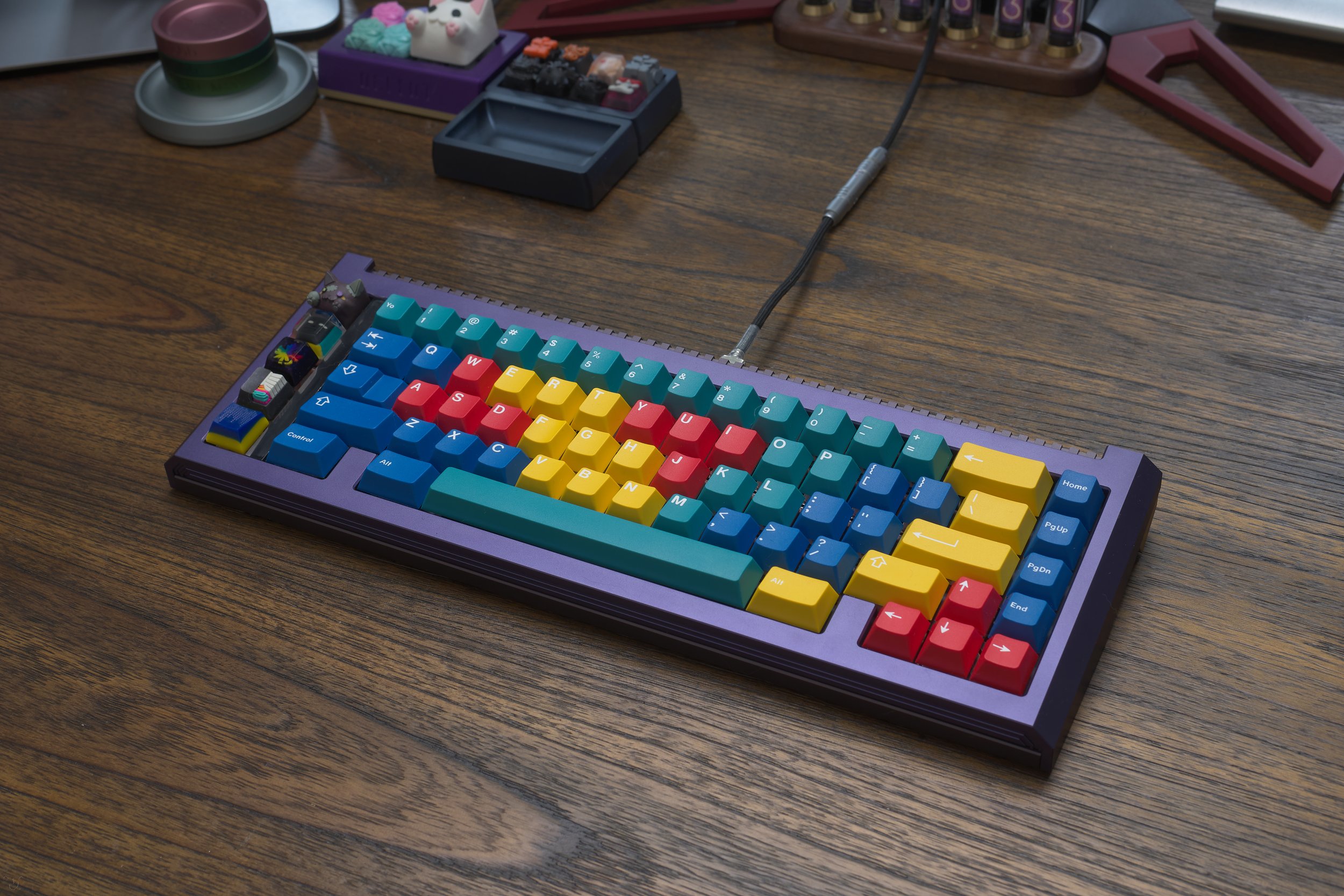 Smit6y Works AeroBoard70 — Lightning Keyboards