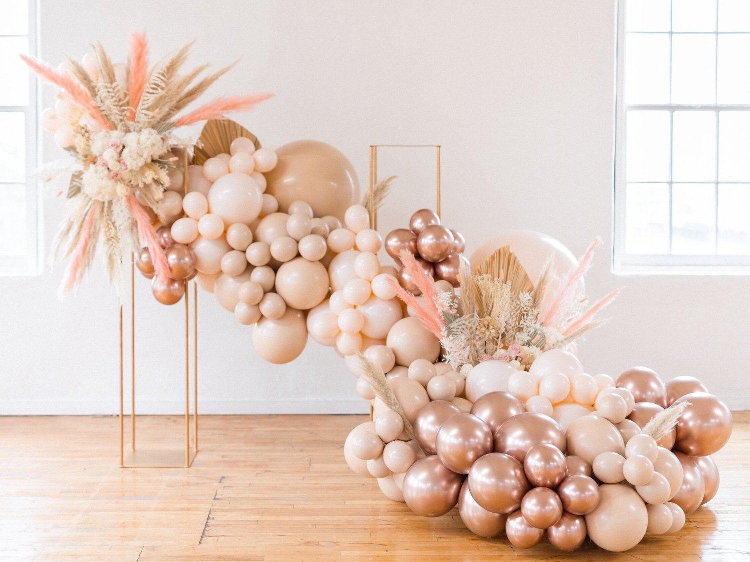Balloon Arrangements - Blooms and Balloons