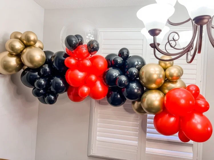 Balloon Arrangements - Blooms and Balloons