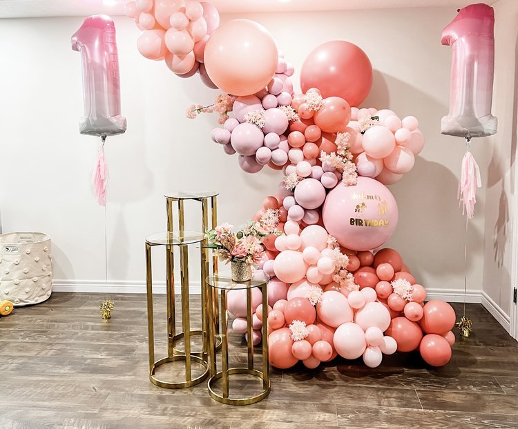 Balloon Arrangements - Blooms and Balloons