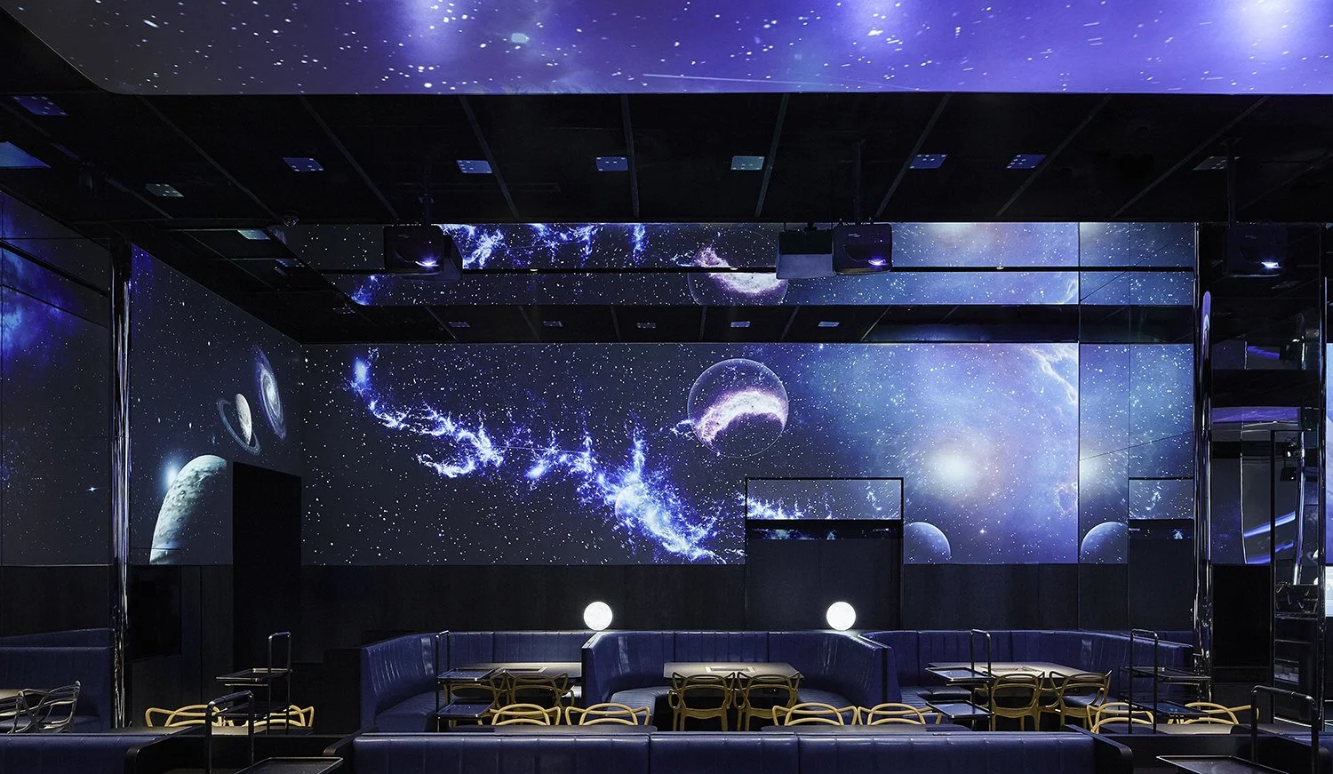Haidilao Smart Restaurant — 上海朱周空间设计