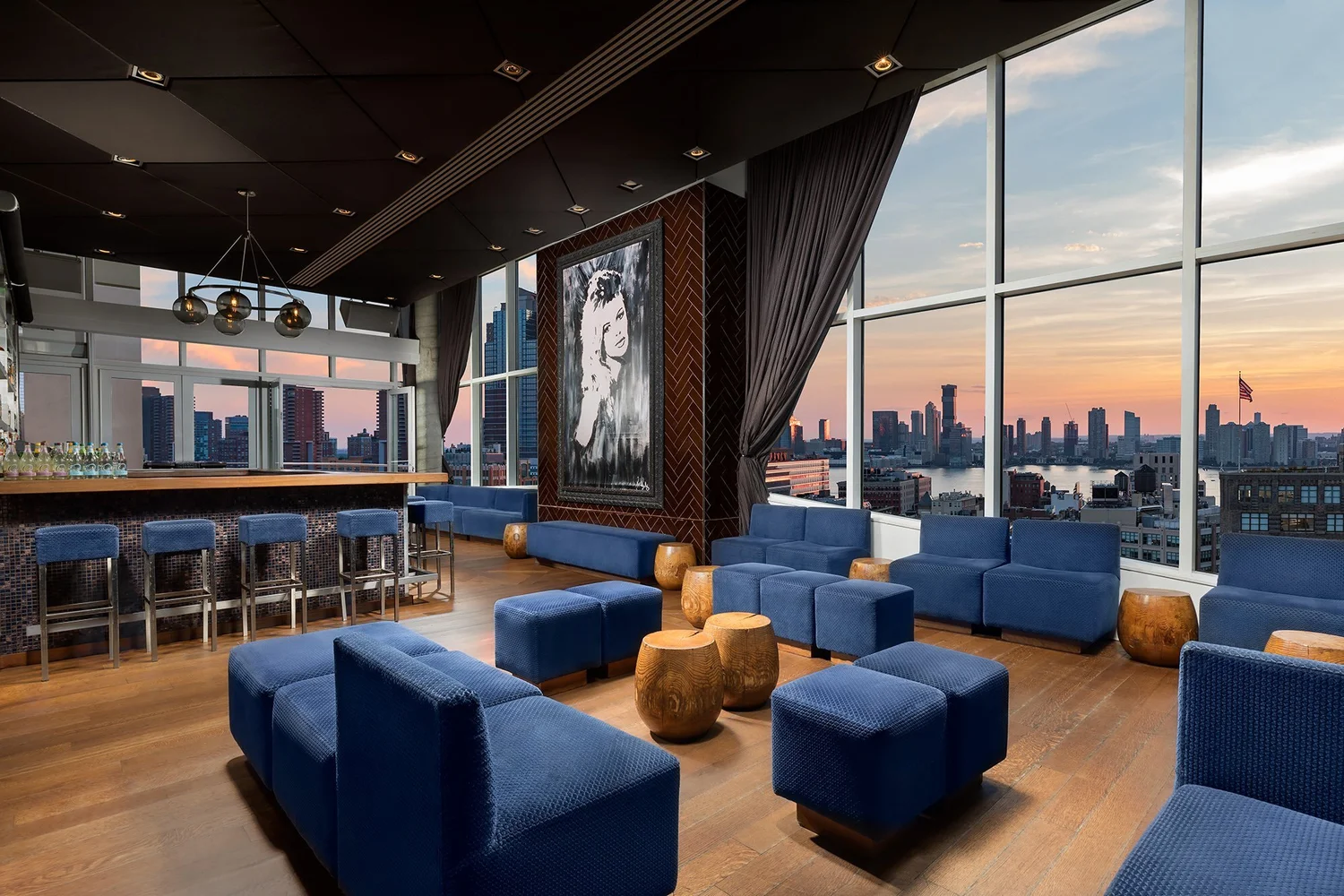 James Hotel (2020) — Site Enter