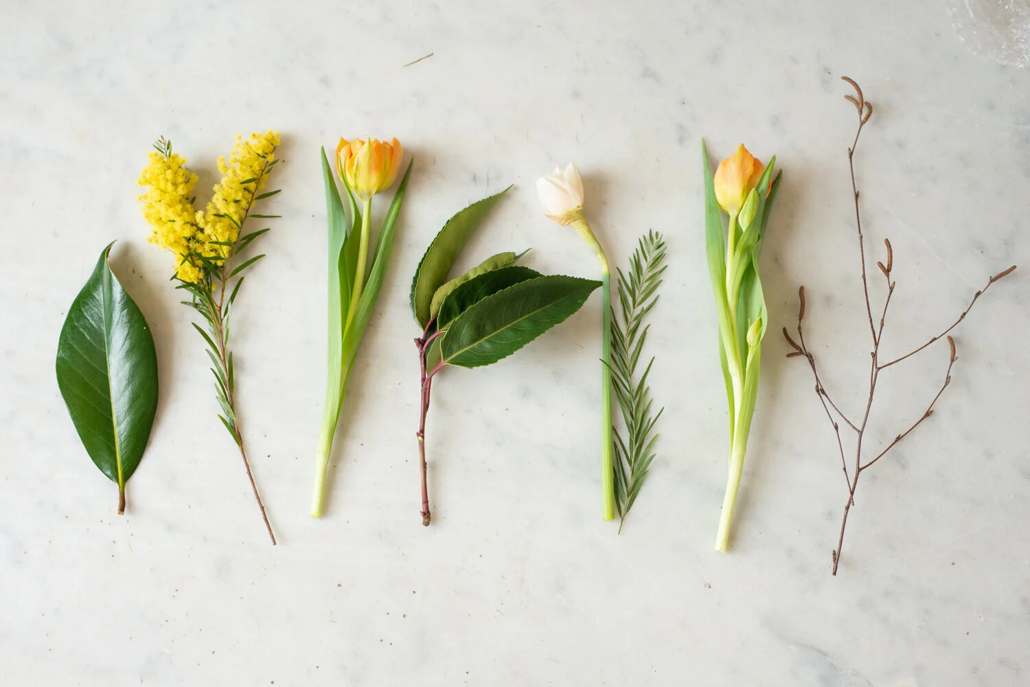 MINI SPRING POSIES WRAPPED IN PAPER: TUTORIAL | Hannah Bullivant ...
