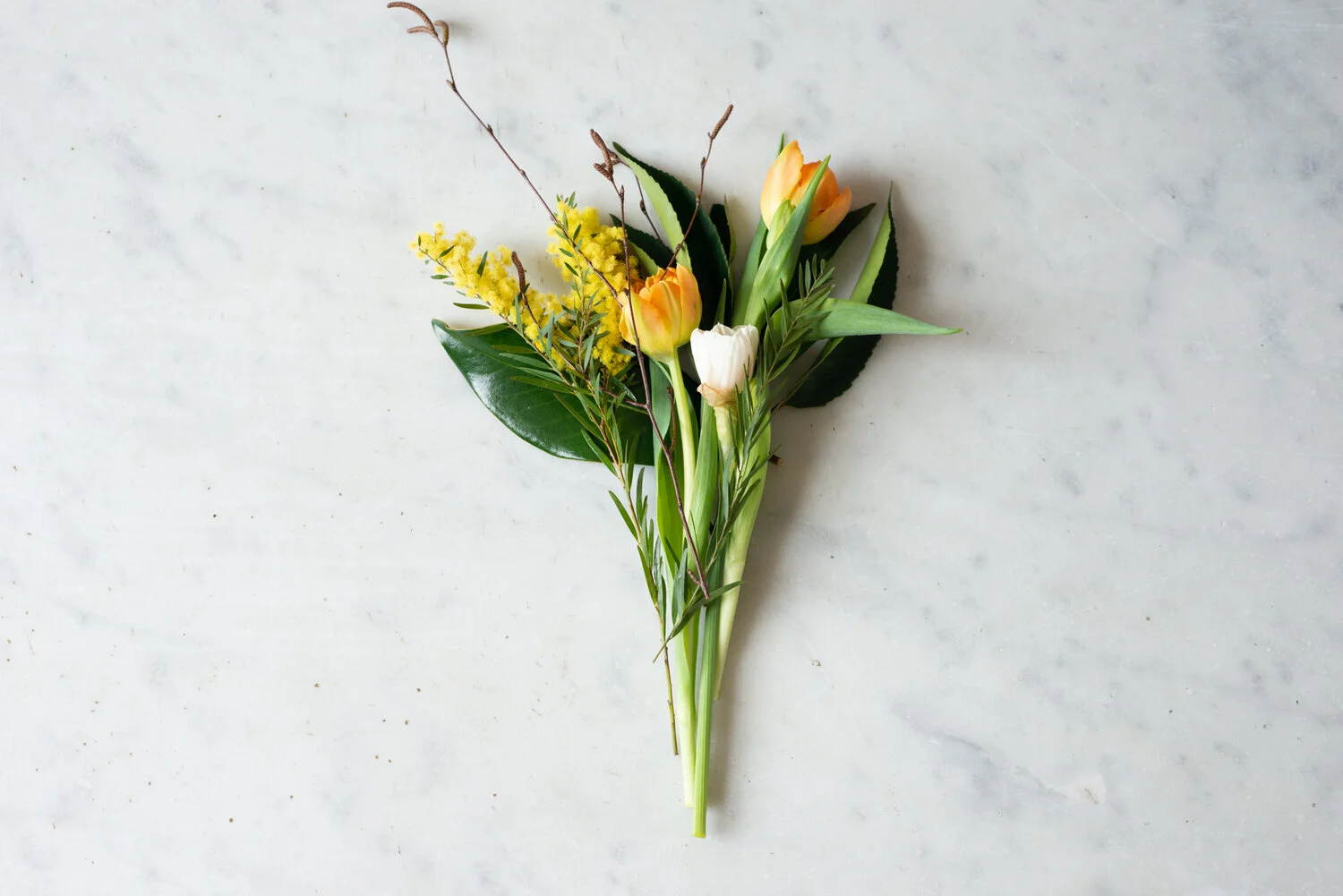 MINI SPRING POSIES WRAPPED IN PAPER: TUTORIAL | Hannah Bullivant ...