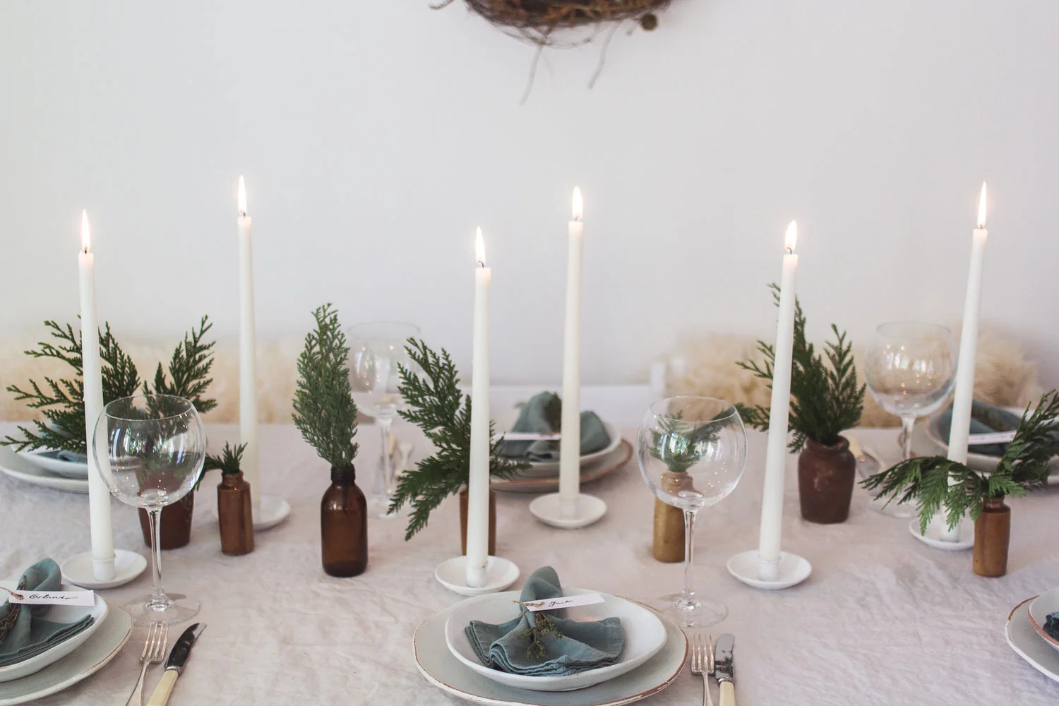 A natural and beautiful Christmas table for You & Your Loved Ones ...
