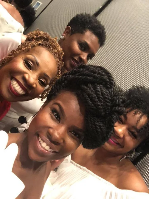 GALLERY — The String Queens