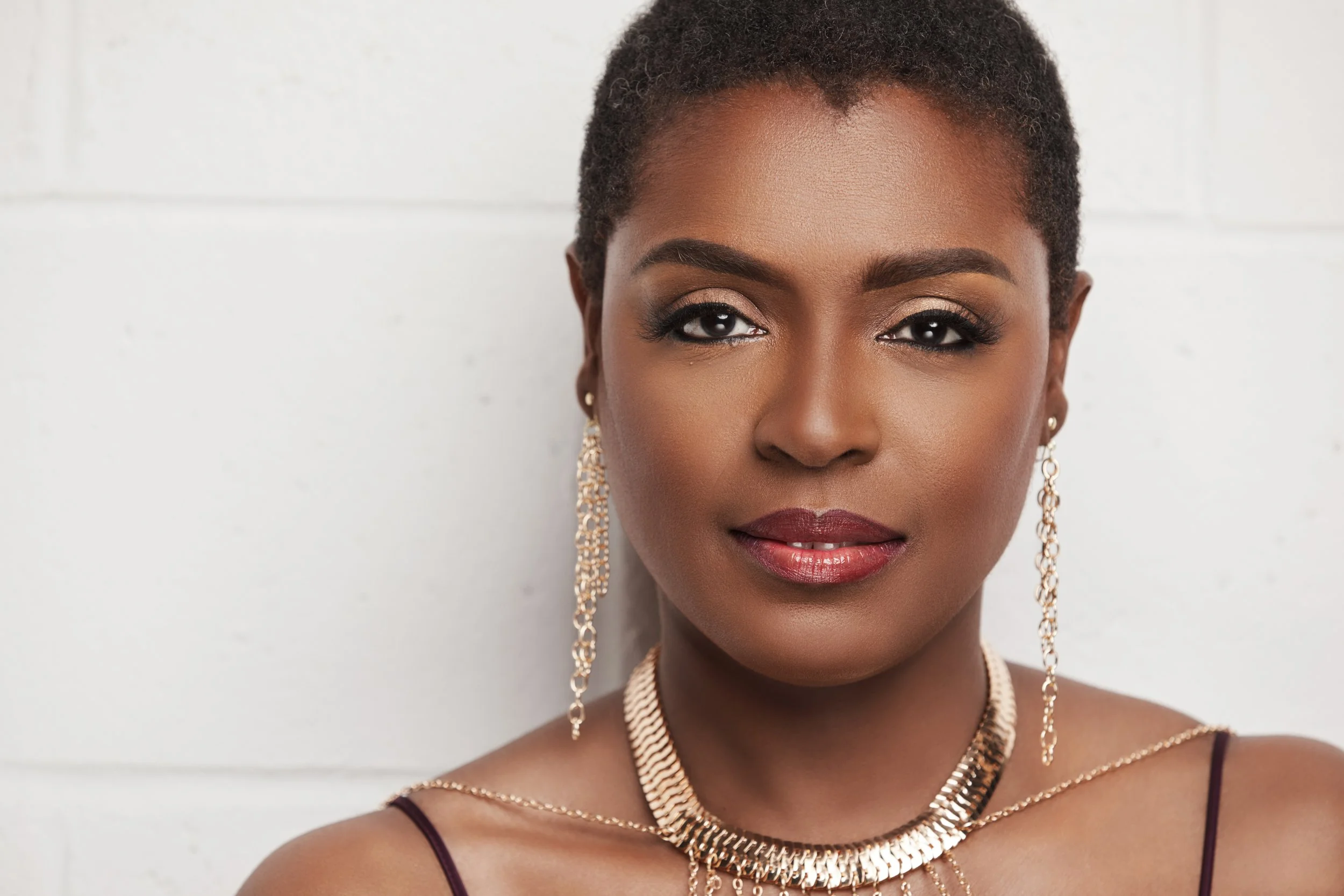 ABOUT US — The String Queens