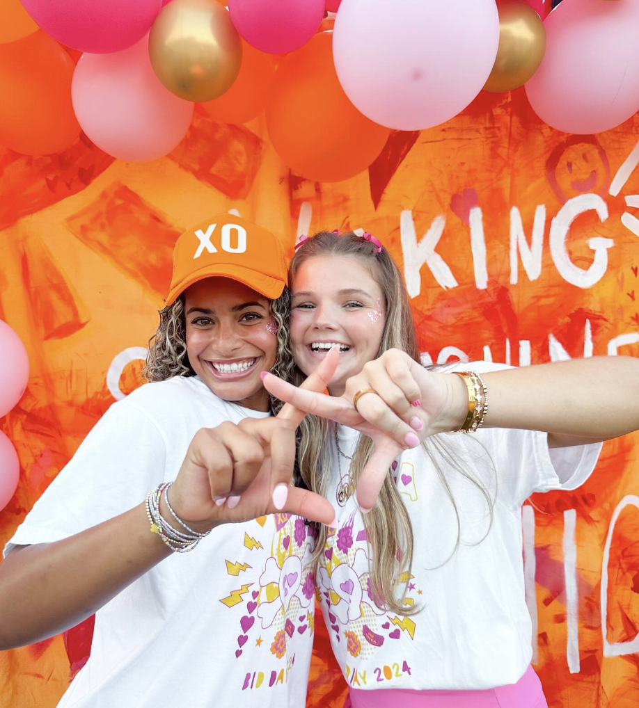 Who We Are — Chi Omega