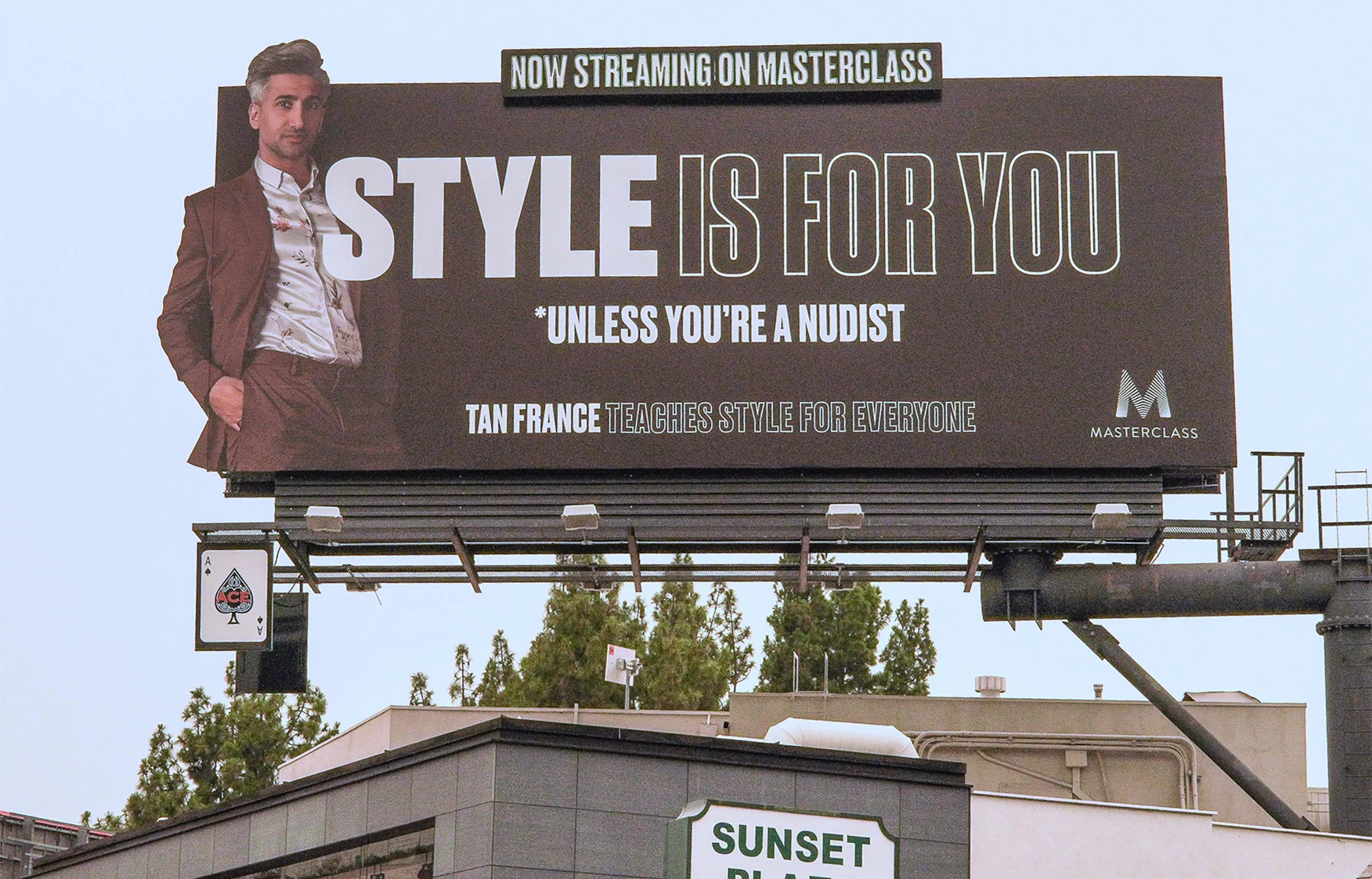 Enhancing OOH Ads with Billboard Extensions