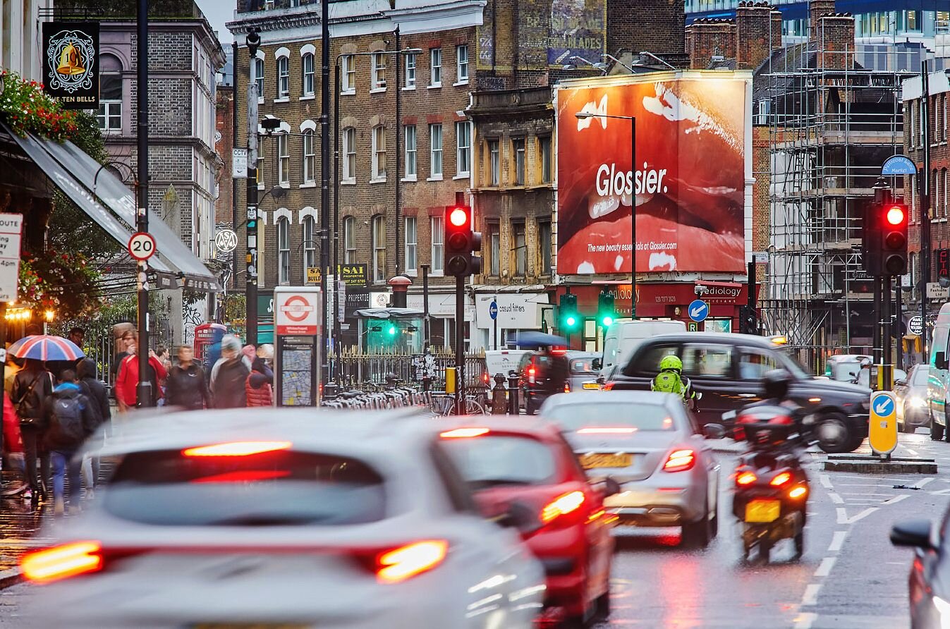 Glossier's Successful OOH Campaign in London