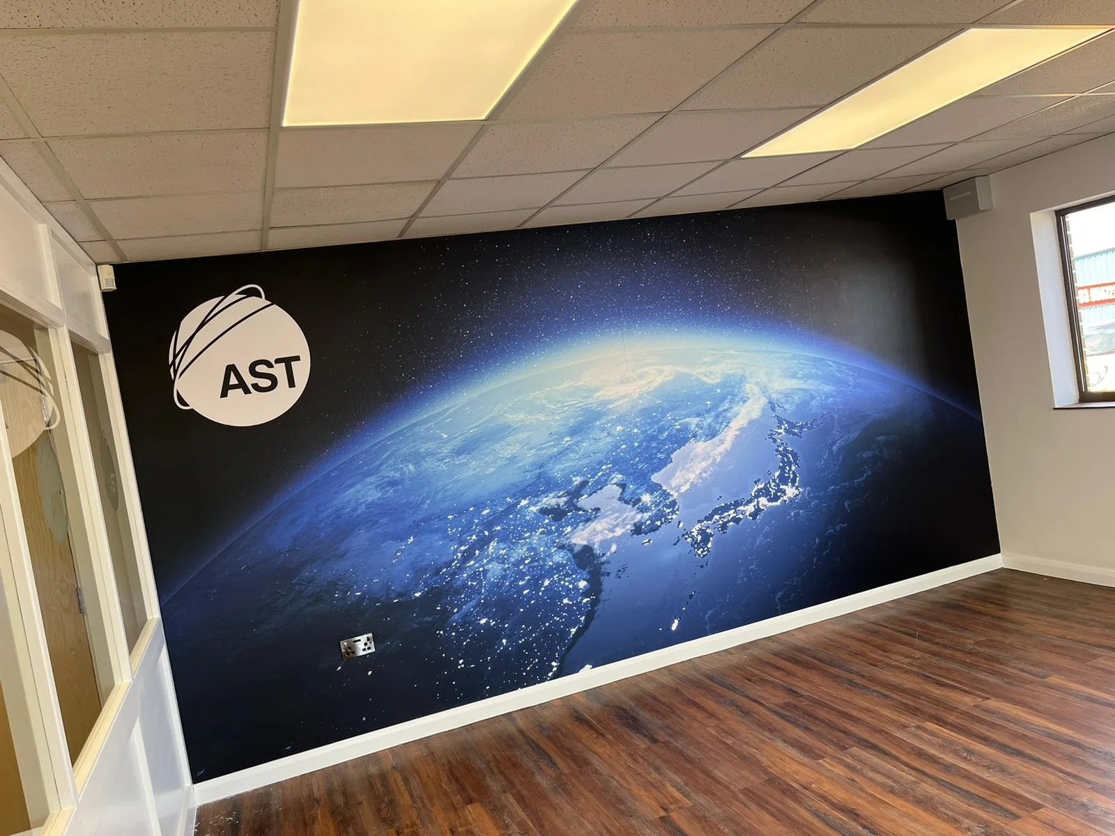 Transform Your Office with Stunning Wallpaper Designs — CIM Signs ...
