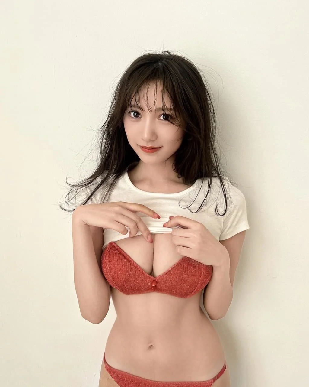 頂級身材日本人氣偶像😯｜横野すみれ - Jablehk