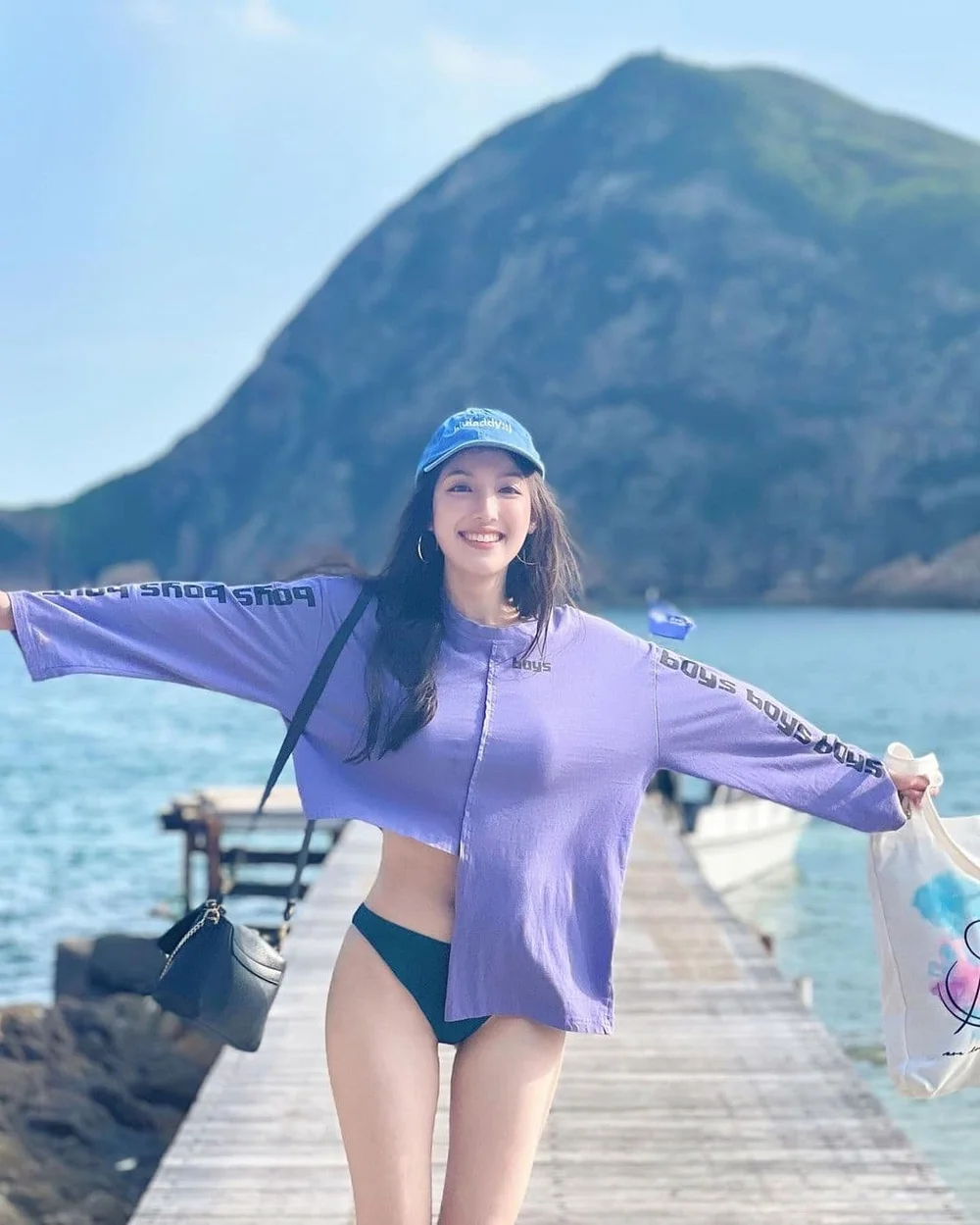 巨乳女高音Hedy海兒勁爆身材著咩衫都遮唔住！｜港女J圖集 - Jablehk