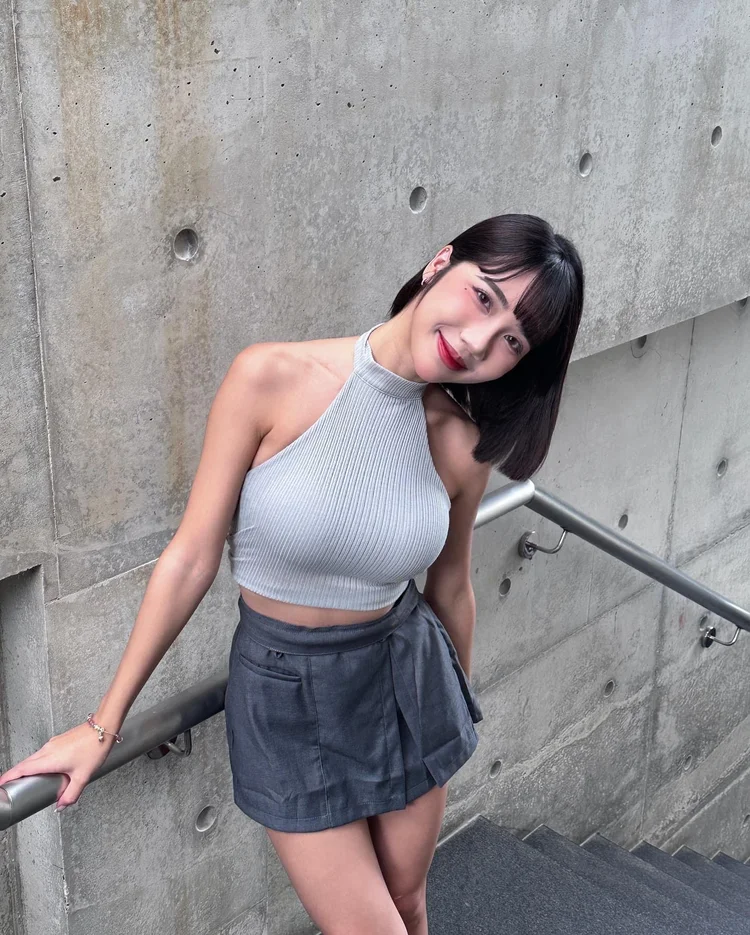 短髮清爽美女彭彭柔柔Ujou.chi - Jablehk