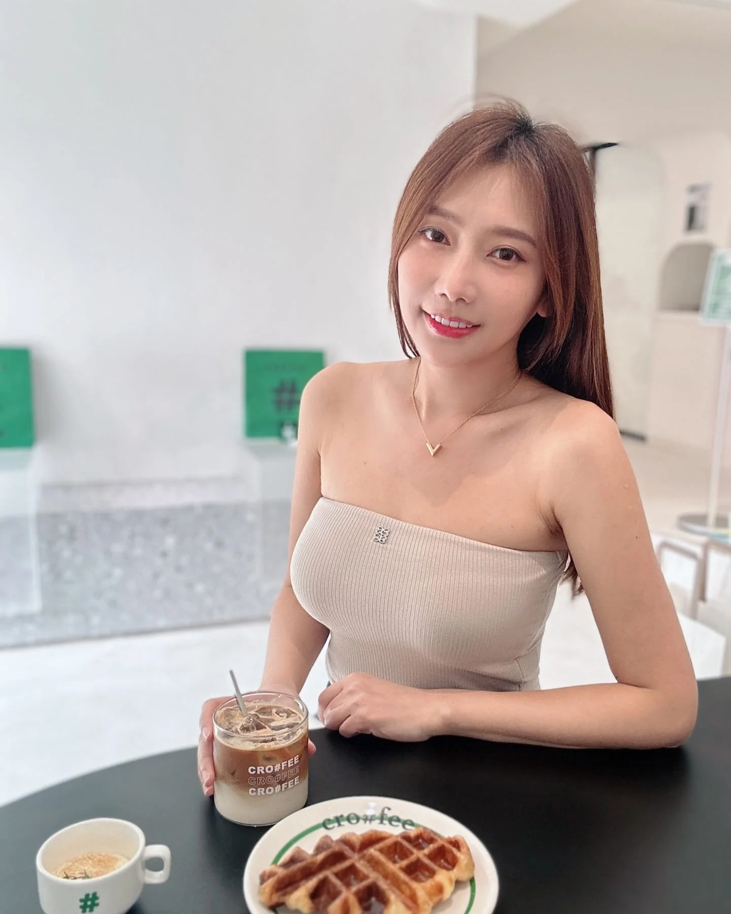 性感台妹人妻KOL Elva_julie 🥵 - Jablehk