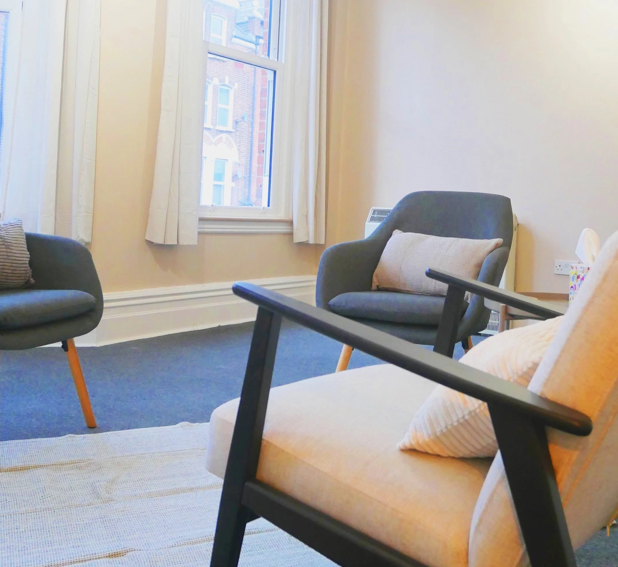 Hire a Therapy Room | Clapham Junction — Smart Therapy Ltd