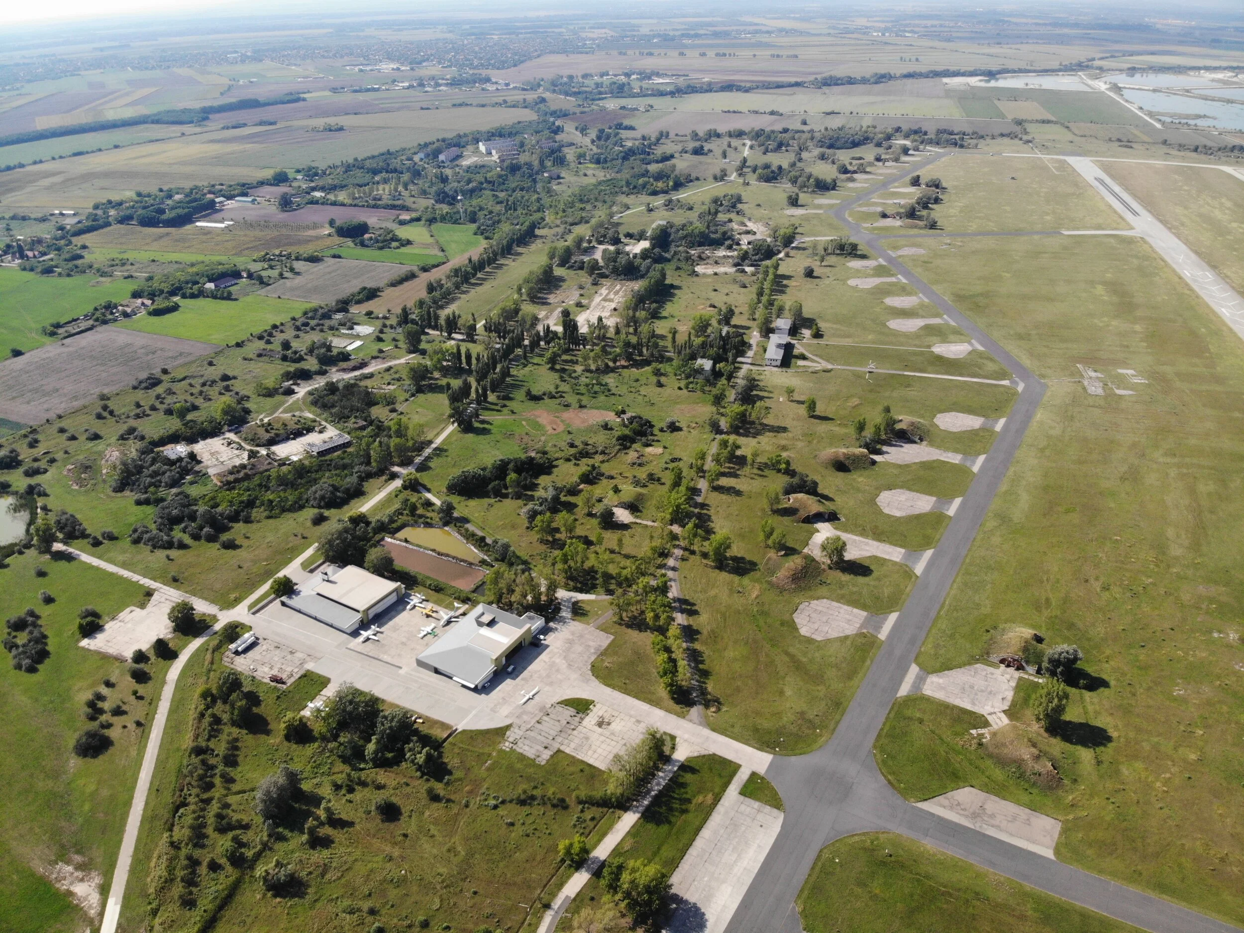 Kiskunlacháza Airport - LHKK