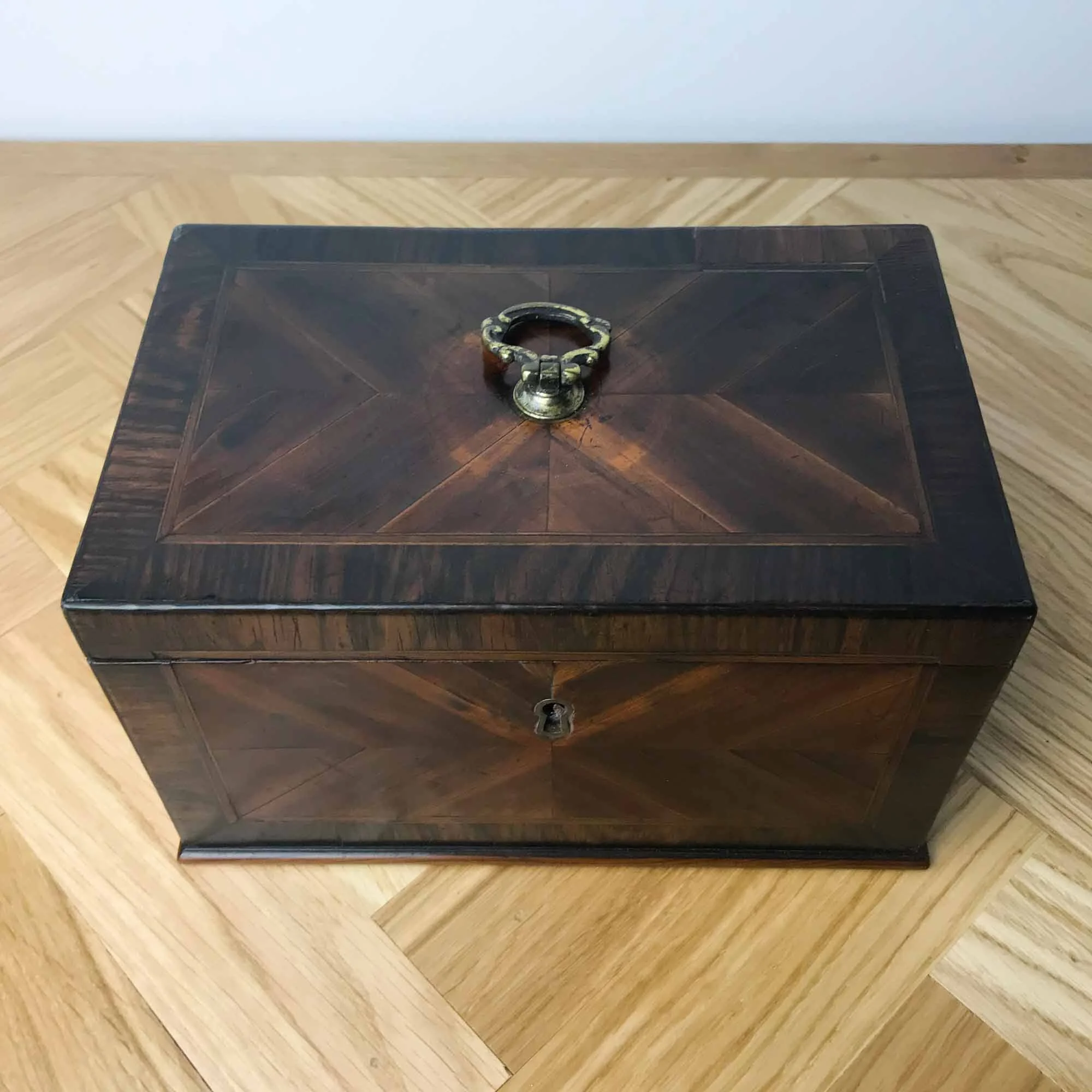 Antique Georgian Tea Caddy quarter veneered in mahogany and amboyna ...