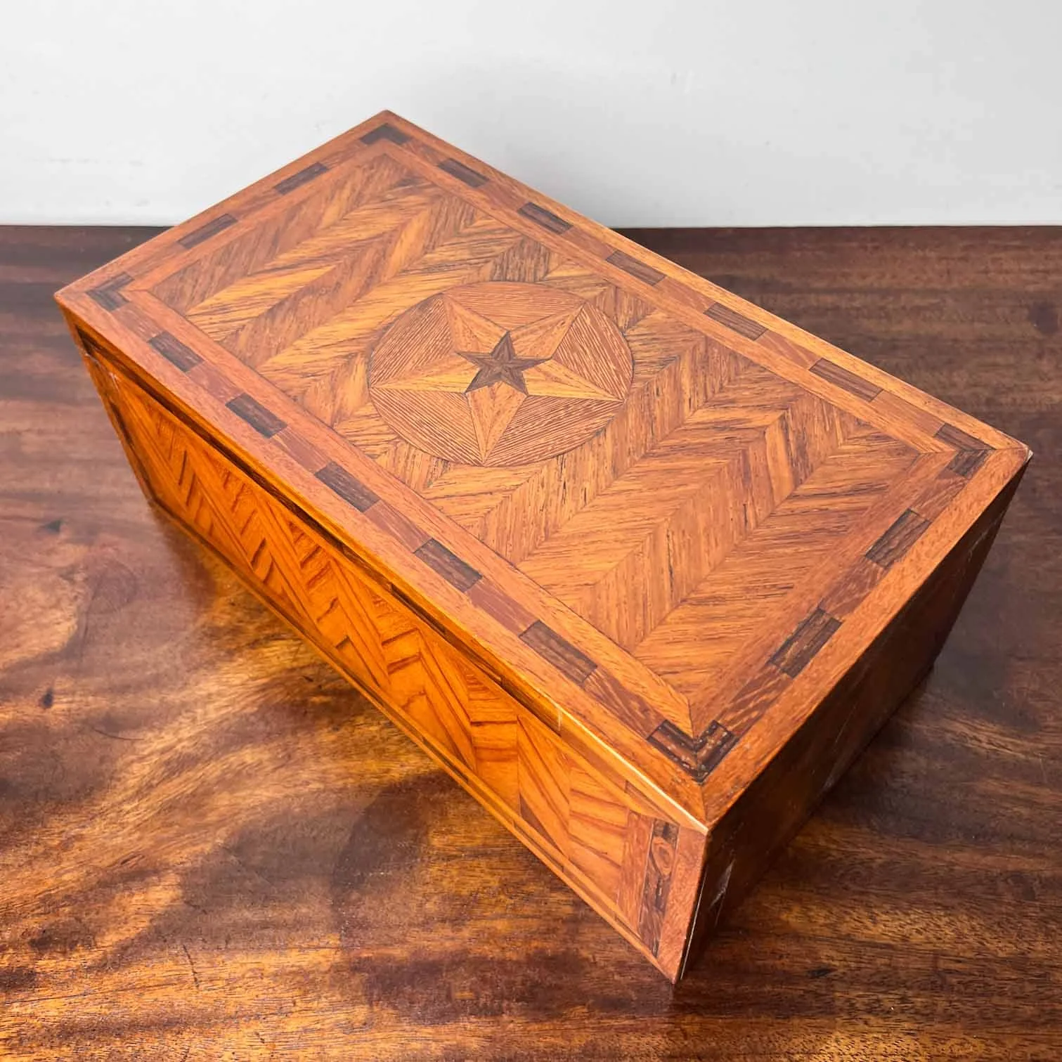 Antique specimen timber parquetry box — Antique and Unique