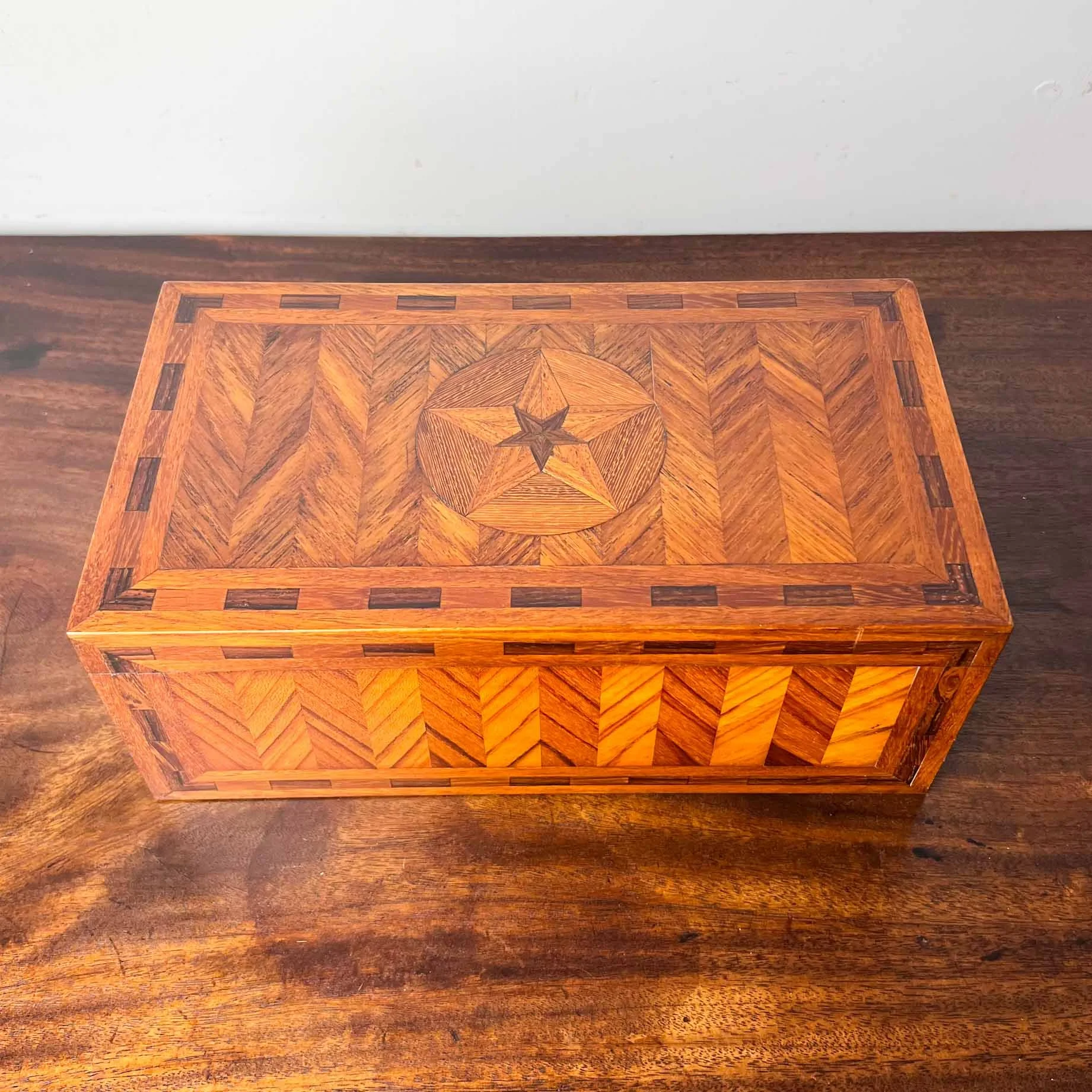 Antique specimen timber parquetry box — Antique and Unique