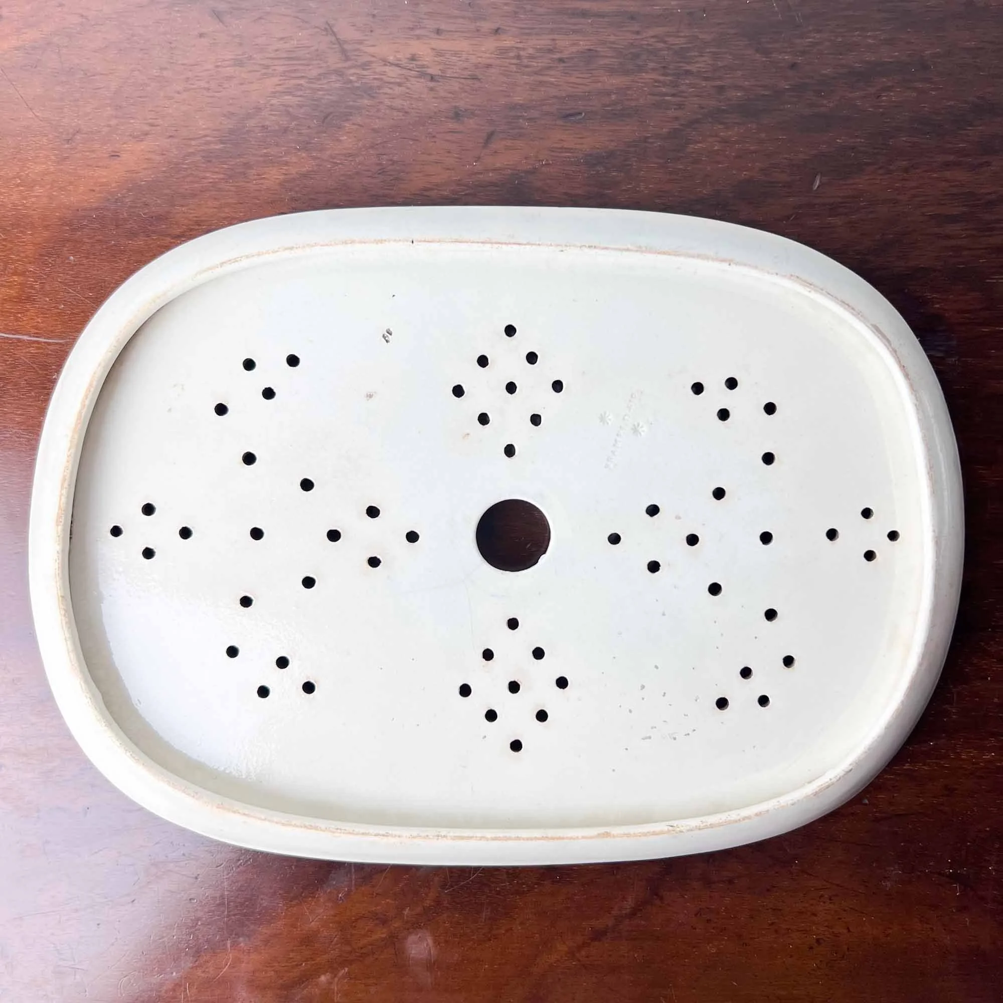 First Period Worcester Fence Pattern Saucer — Antique and Unique