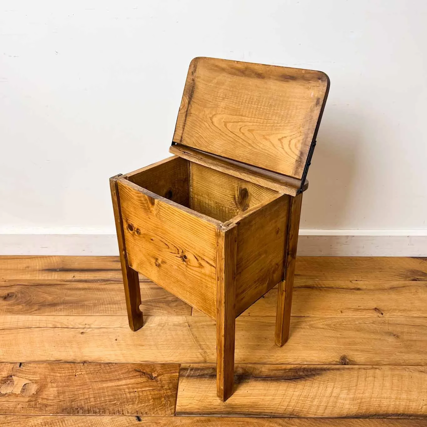 Seating — Antique and Vintage Furniture For Sale — Antique and Unique