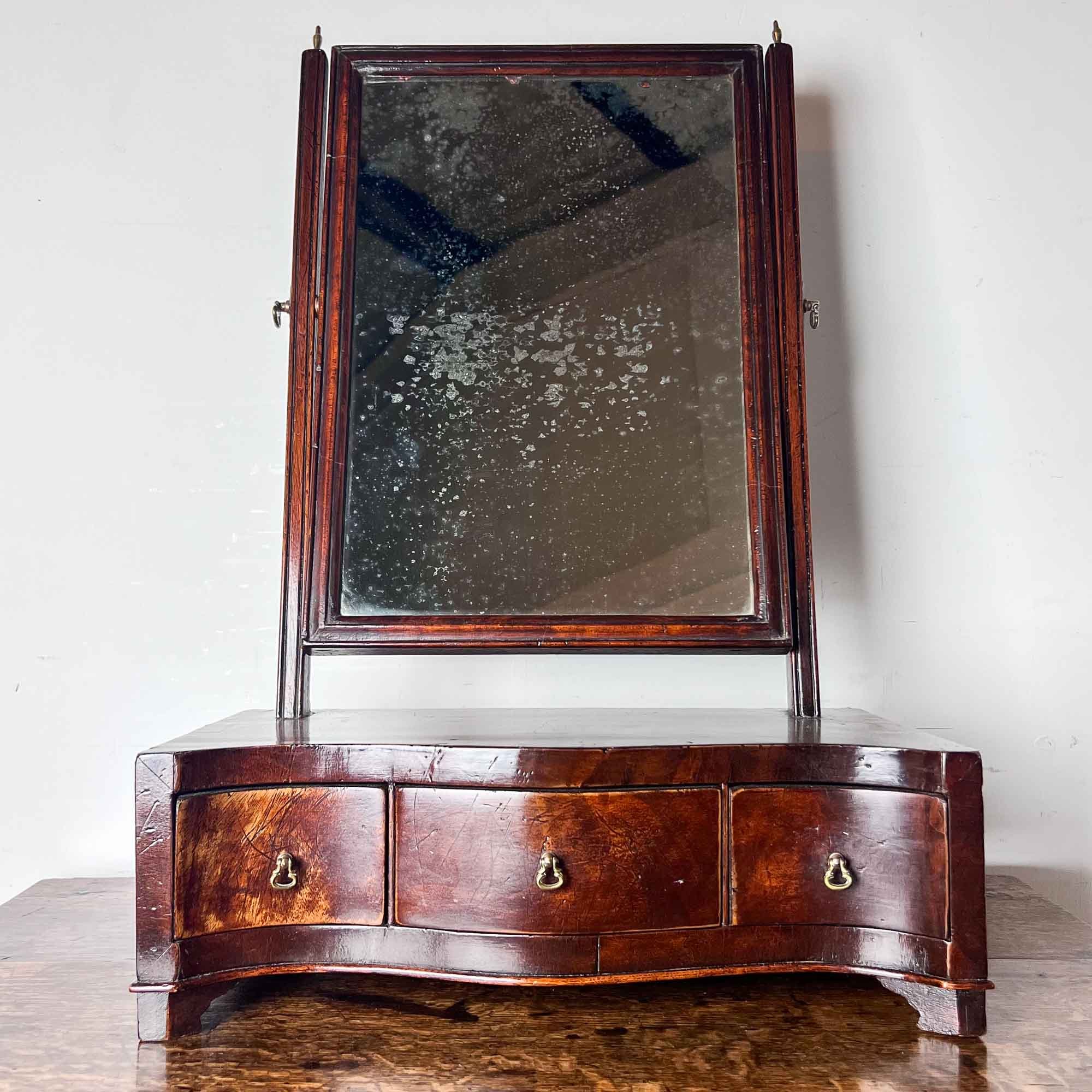 Georgian walnut toilet mirror with drawers — Antique and Unique