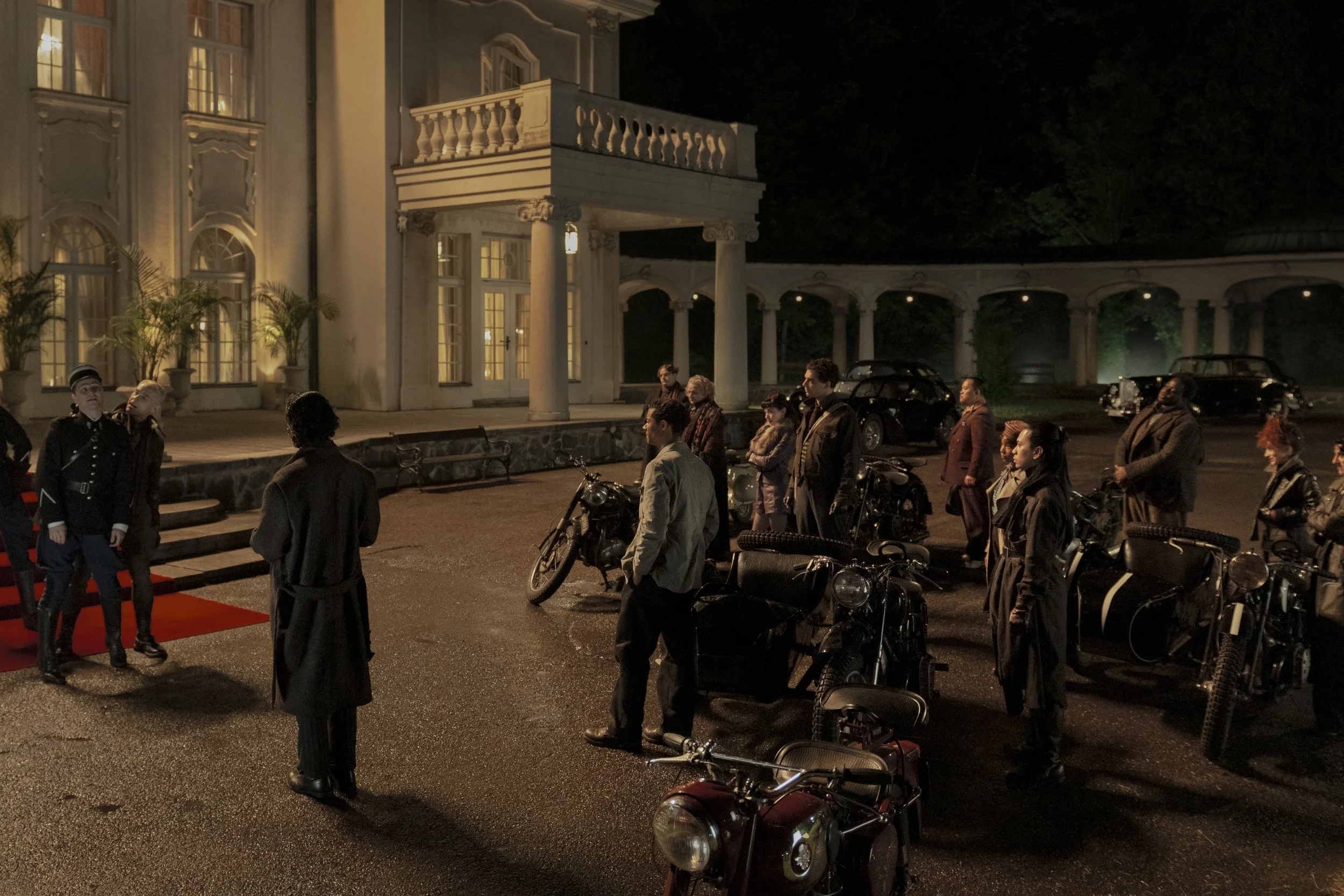 'Interview With The Vampire' Season 2, Episode 1 & 2 Overview: Welcome ...