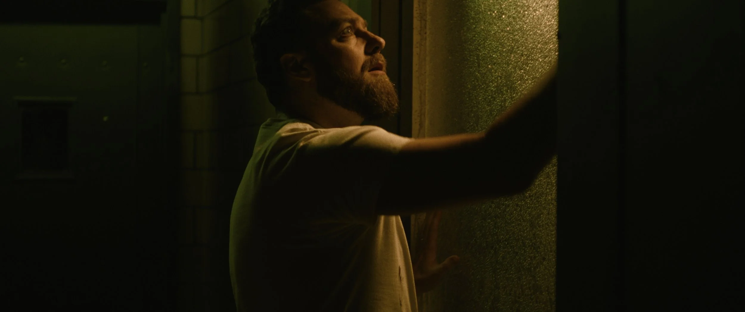 “DESCENDENT” (2025) Uses Cosmic Horror To Explore Earth-Bound Fears ...
