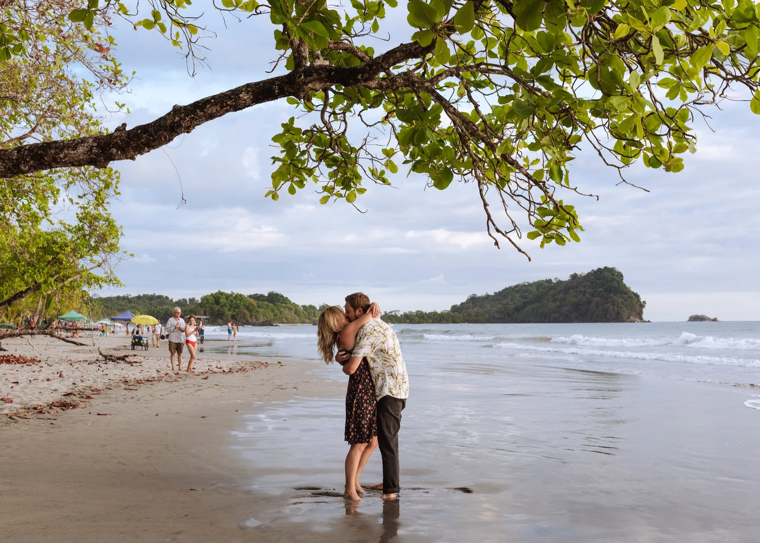 Surprise Engagement Beach Photoshoot | Playa Manuel Antonio, Costa Rica ...