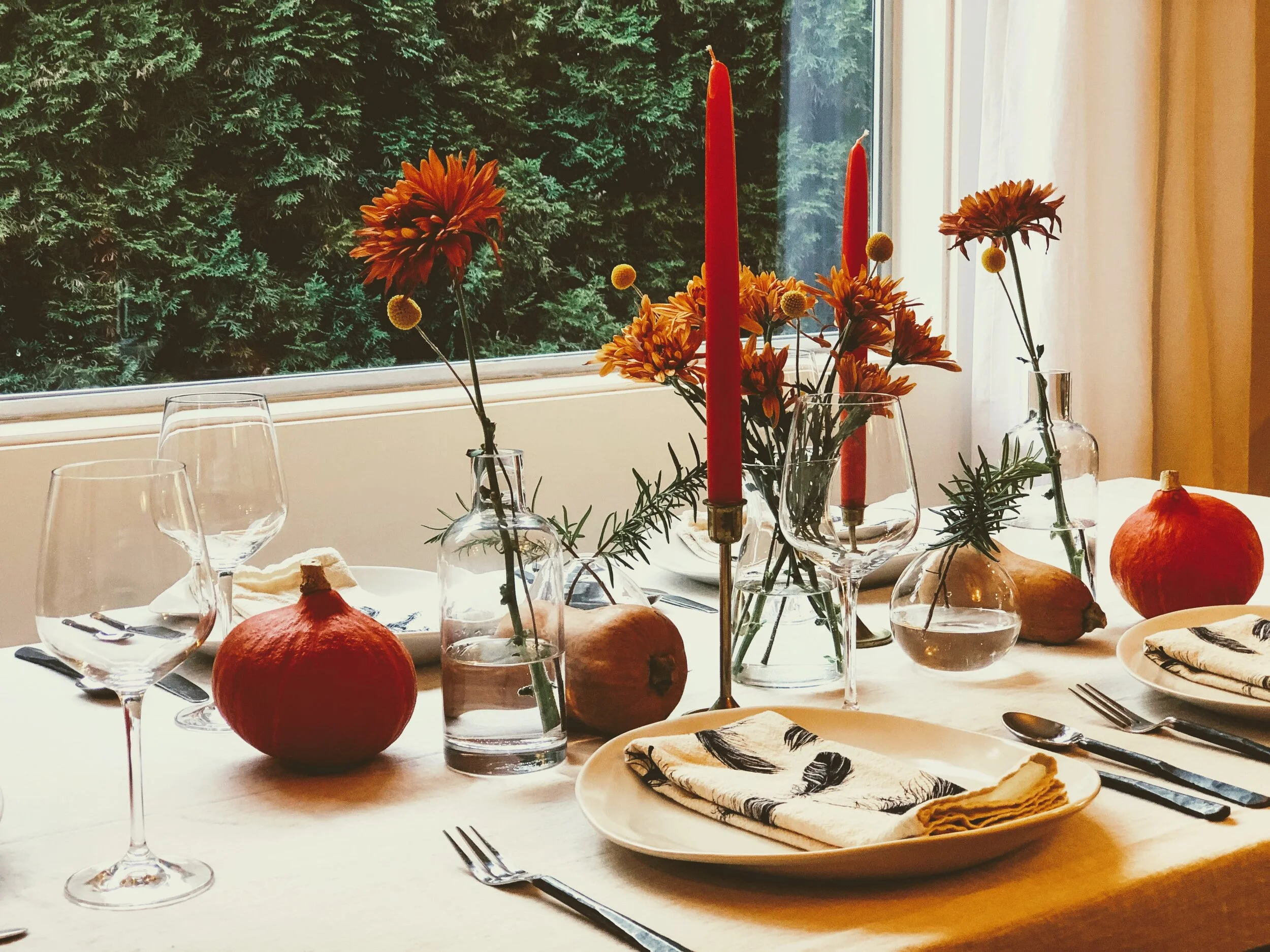 A Joyful Thanksgiving Table Setting — More + Merrier Life